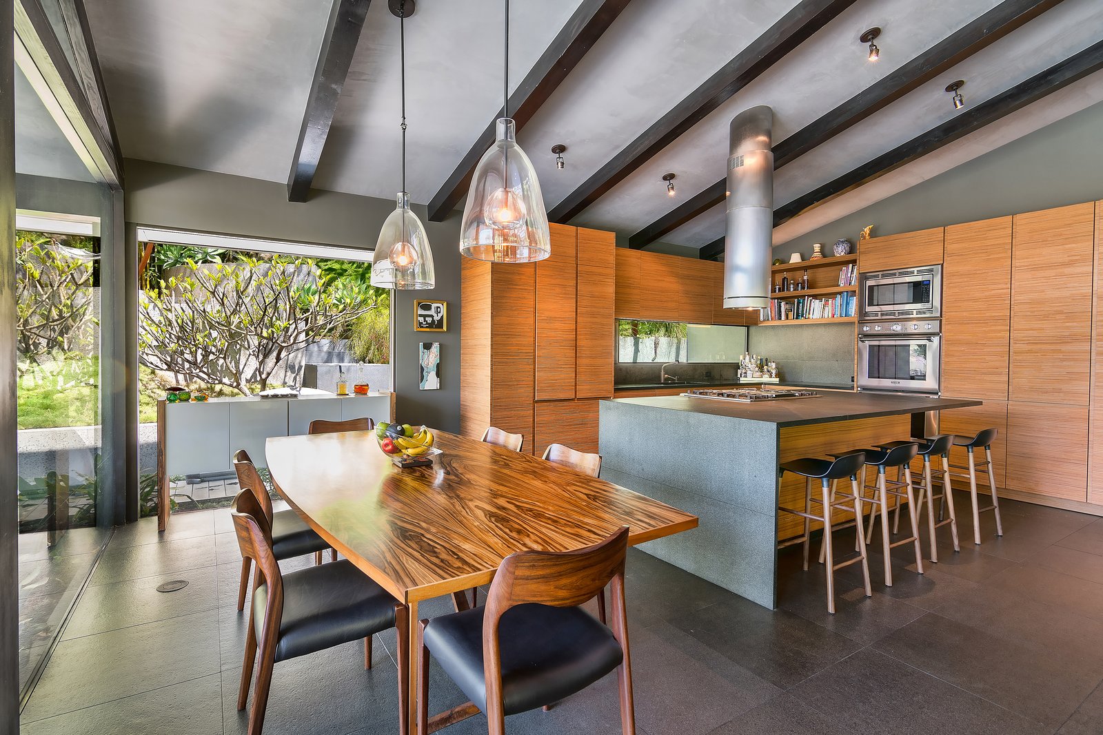 Photo 5 of 14 in John Legend and Chrissy Teigen's Former Midcentury ...
