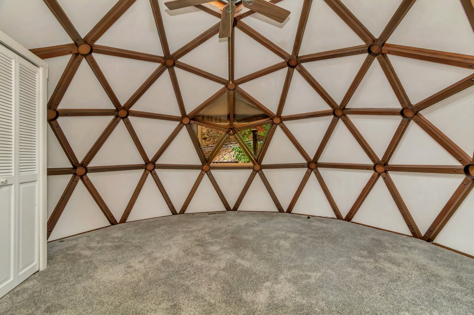 Photo 10 of 11 in It Took Seven Years to Build This Geodesic Dome by ...