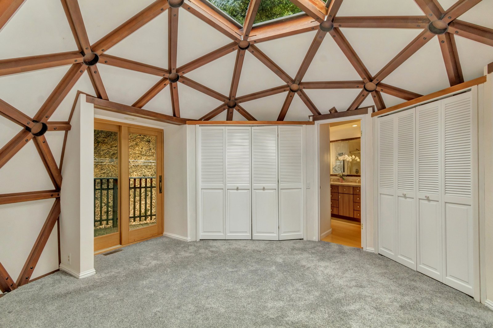 Photo 9 of 11 in It Took Seven Years to Build This Geodesic Dome by ...