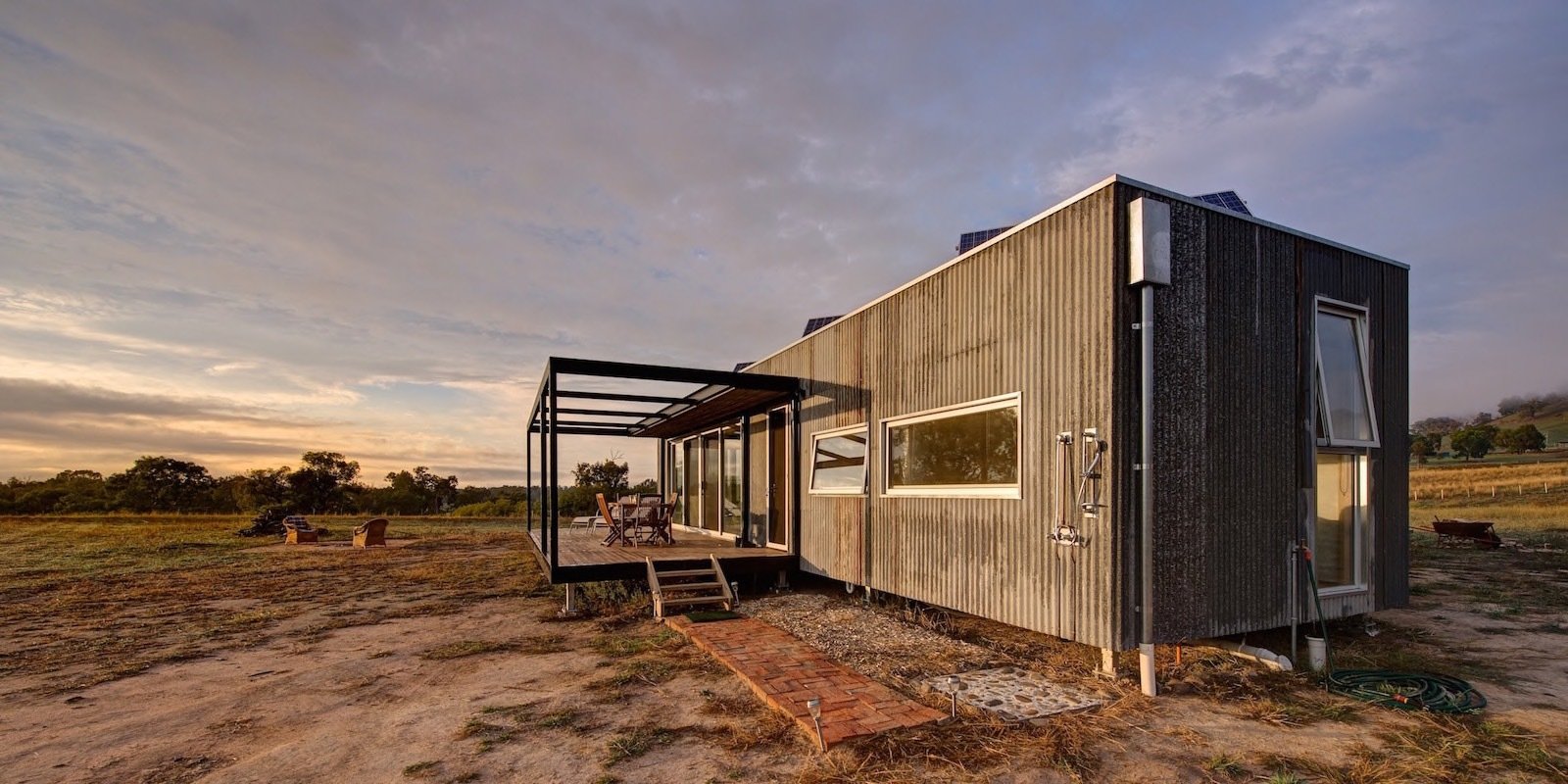 Photo 5 of 5 in An Off-the-Grid Prefab in Australia Uses Salvaged Iron ...