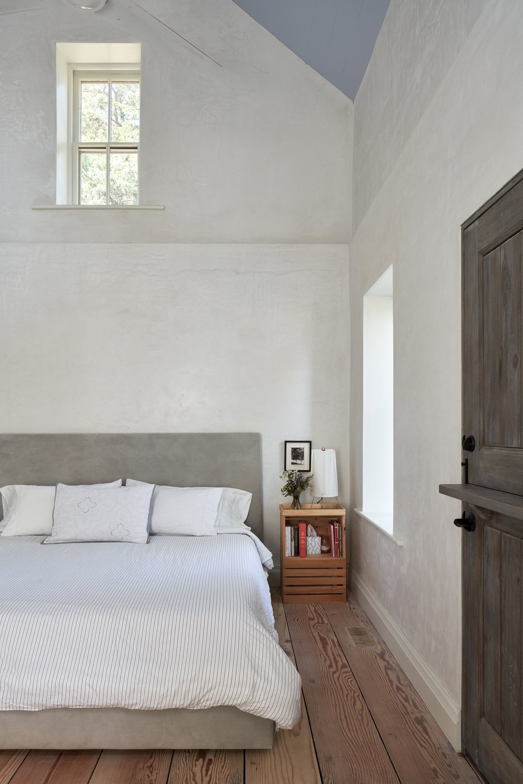 Photo 11 of 17 in A Limestone Cottage in Kansas Is Reborn With a ...