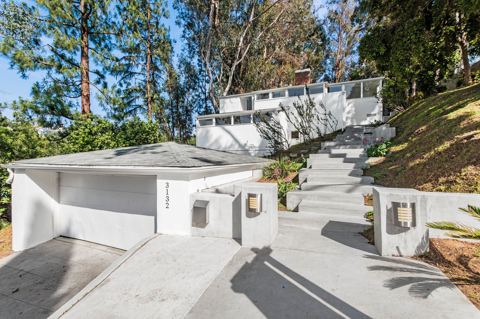Margaret and Harry Hay House by Gregory Ain - Dwell