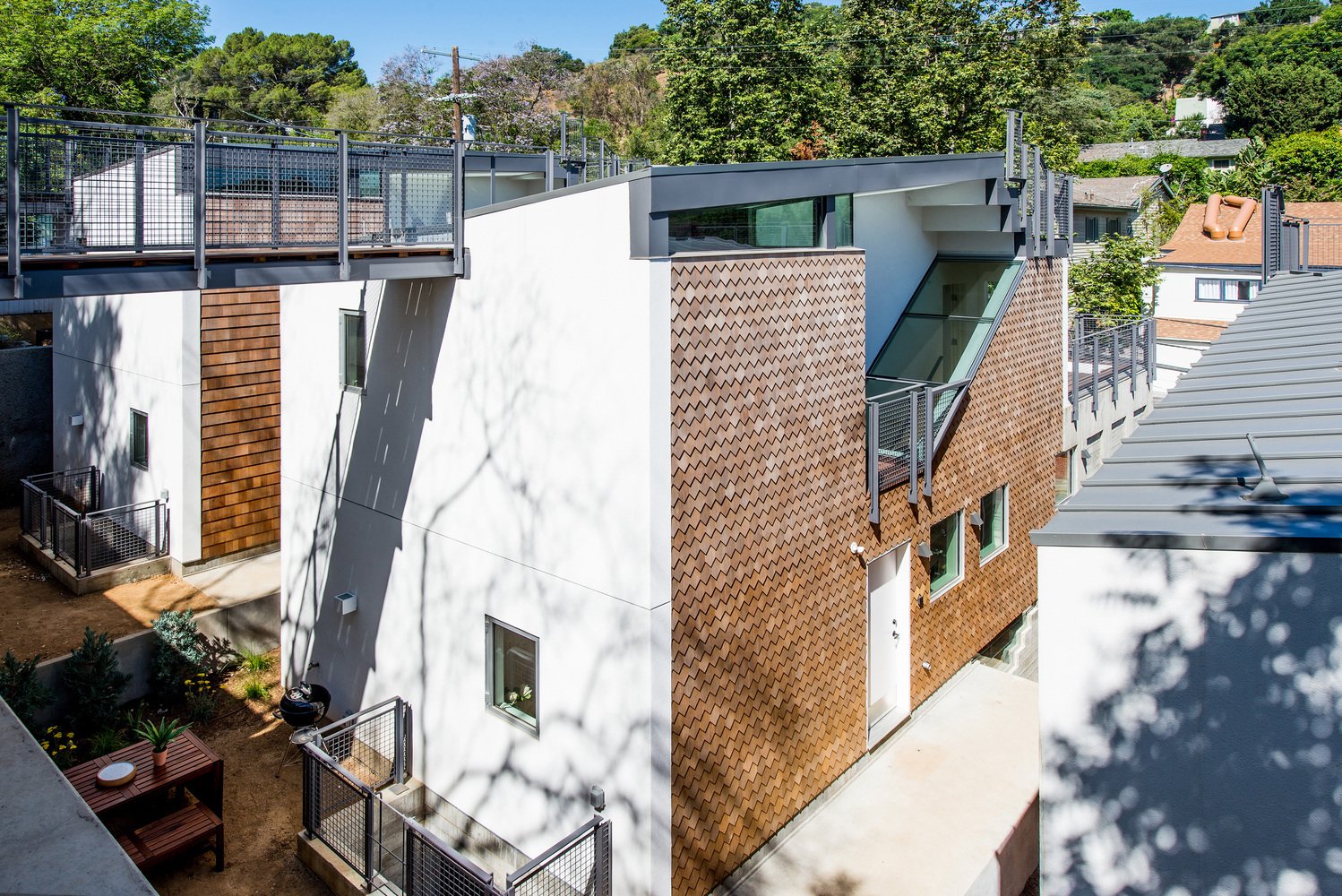 Photo 14 of 20 in Three Interwoven L.A. Homes Imagine a More Neighborly ...