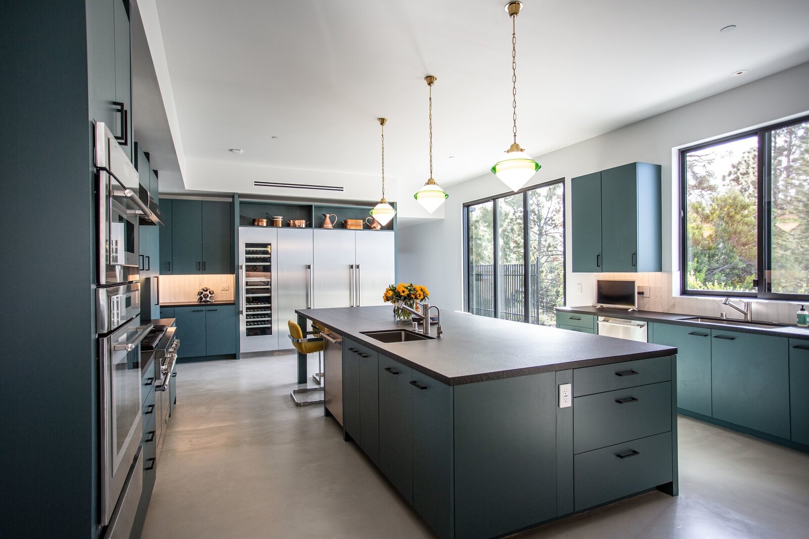 Photo 4 of 10 in A 1960s Hal Levitt-Designed Home in Beverly Hills ...