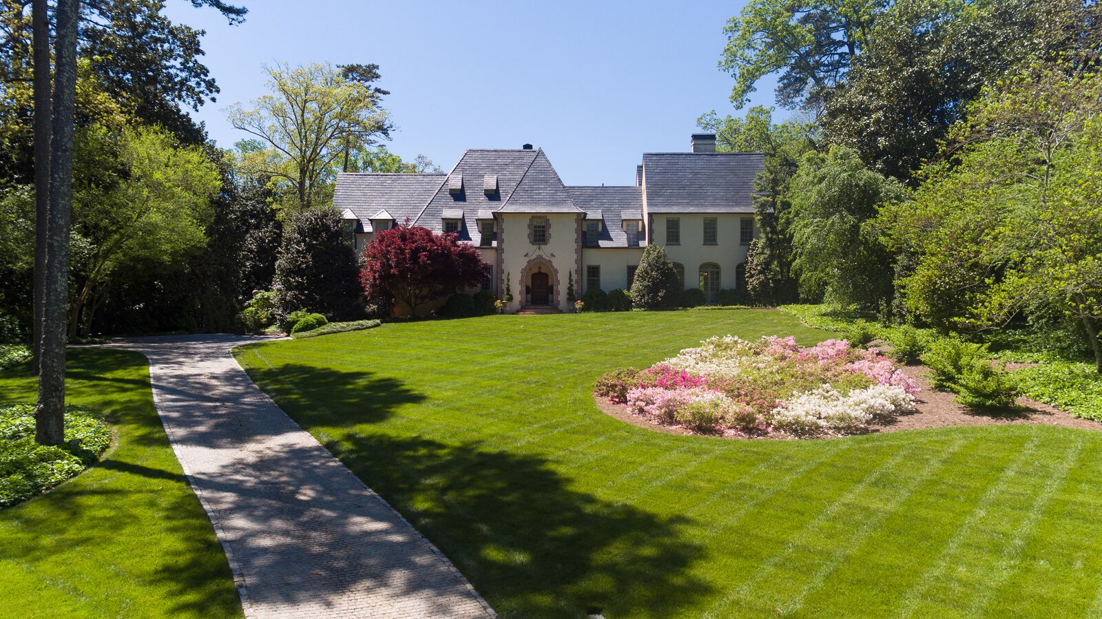 Photo 1 of 10 in A Sprawling, Neel Reid–Designed Home Seeks $7.9M in ...