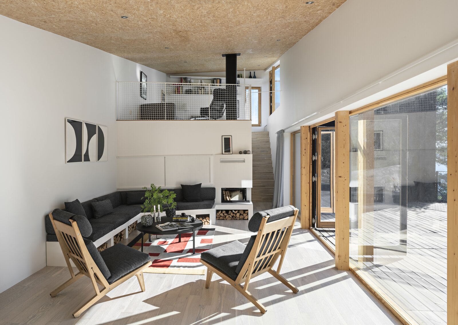 Photo 7 of 15 in An Architect’s Weekend Home Balances on a Rocky Slope ...