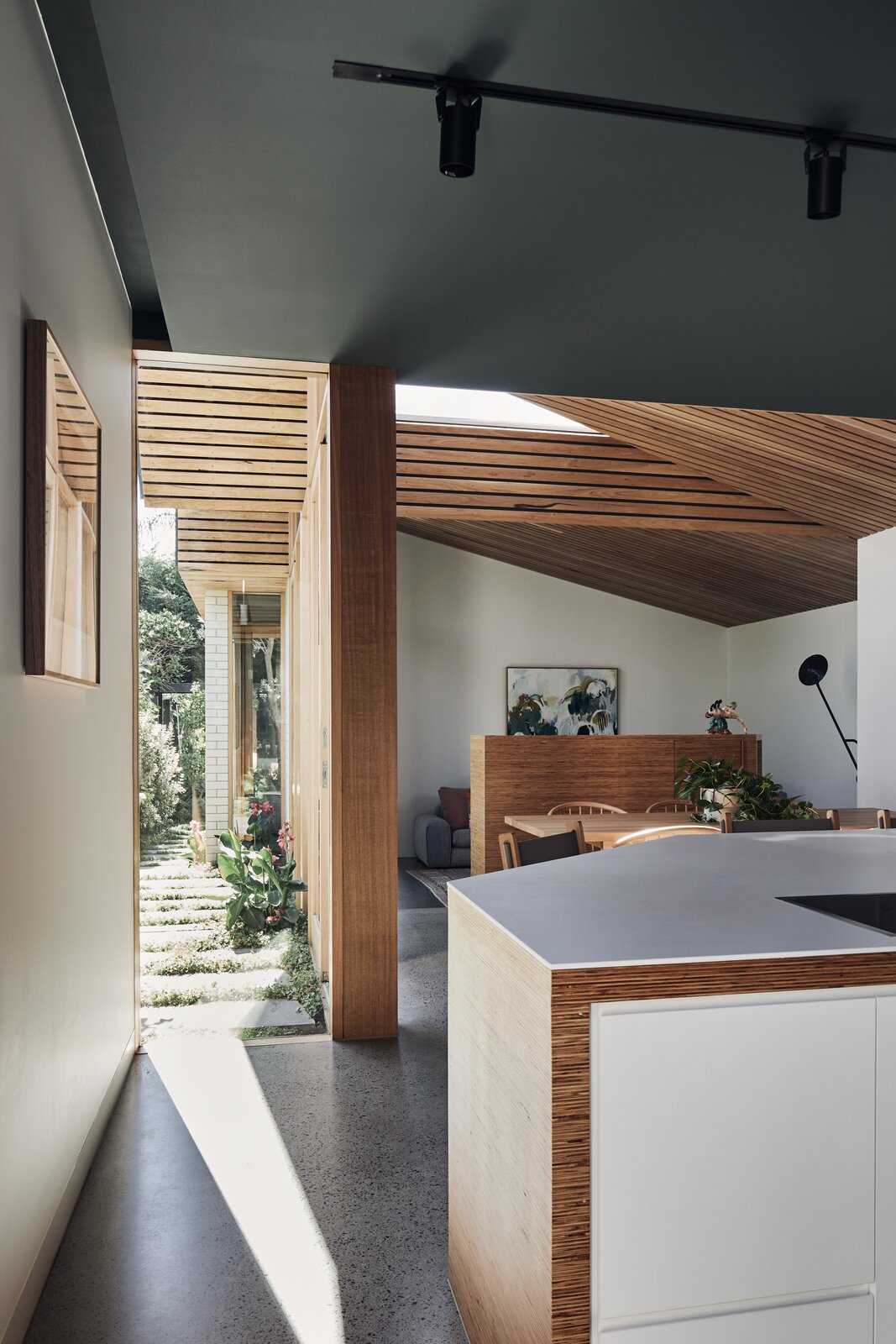 Photo 4 of 10 in A Rippling Ceiling Angles for Light in a Melbourne ...