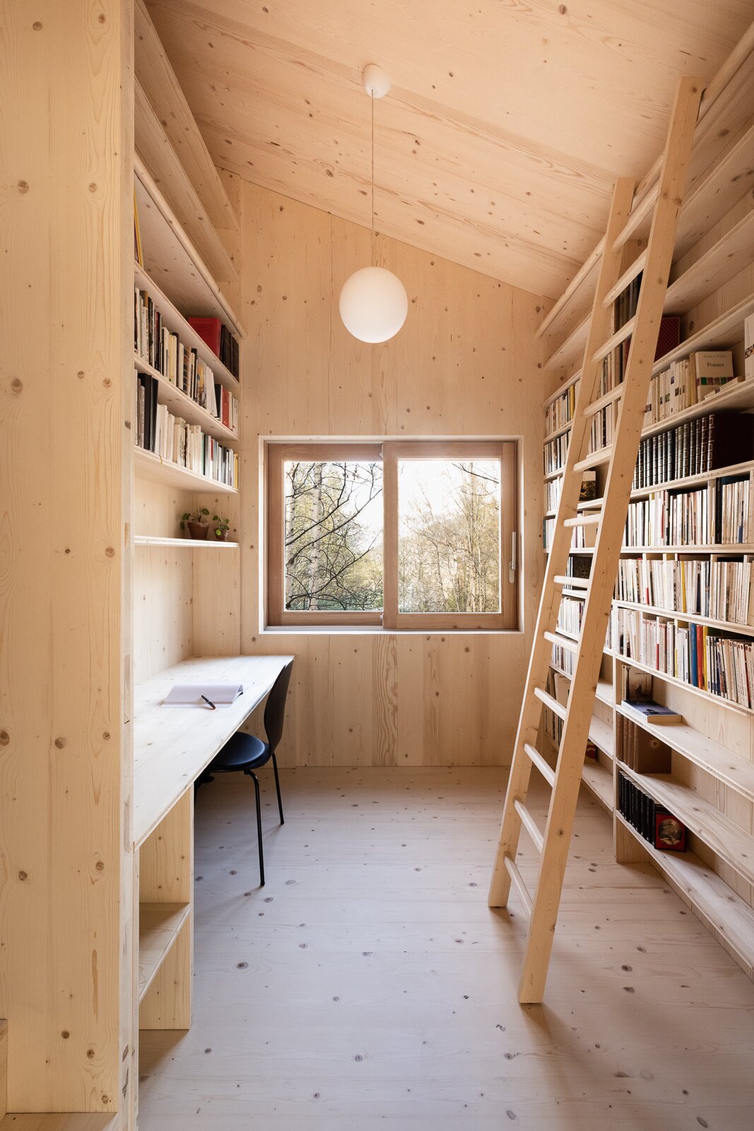 Photo 5 of 14 in This Spruce Cabin in Switzerland Is Like a Grown-Up ...