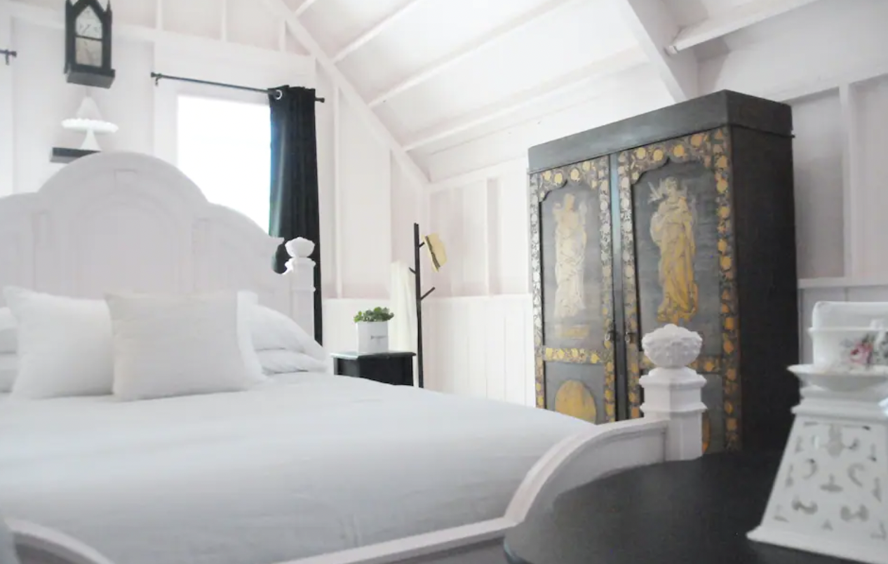 Studio With Vaulted Ceiling (4 Photos) - Dwell