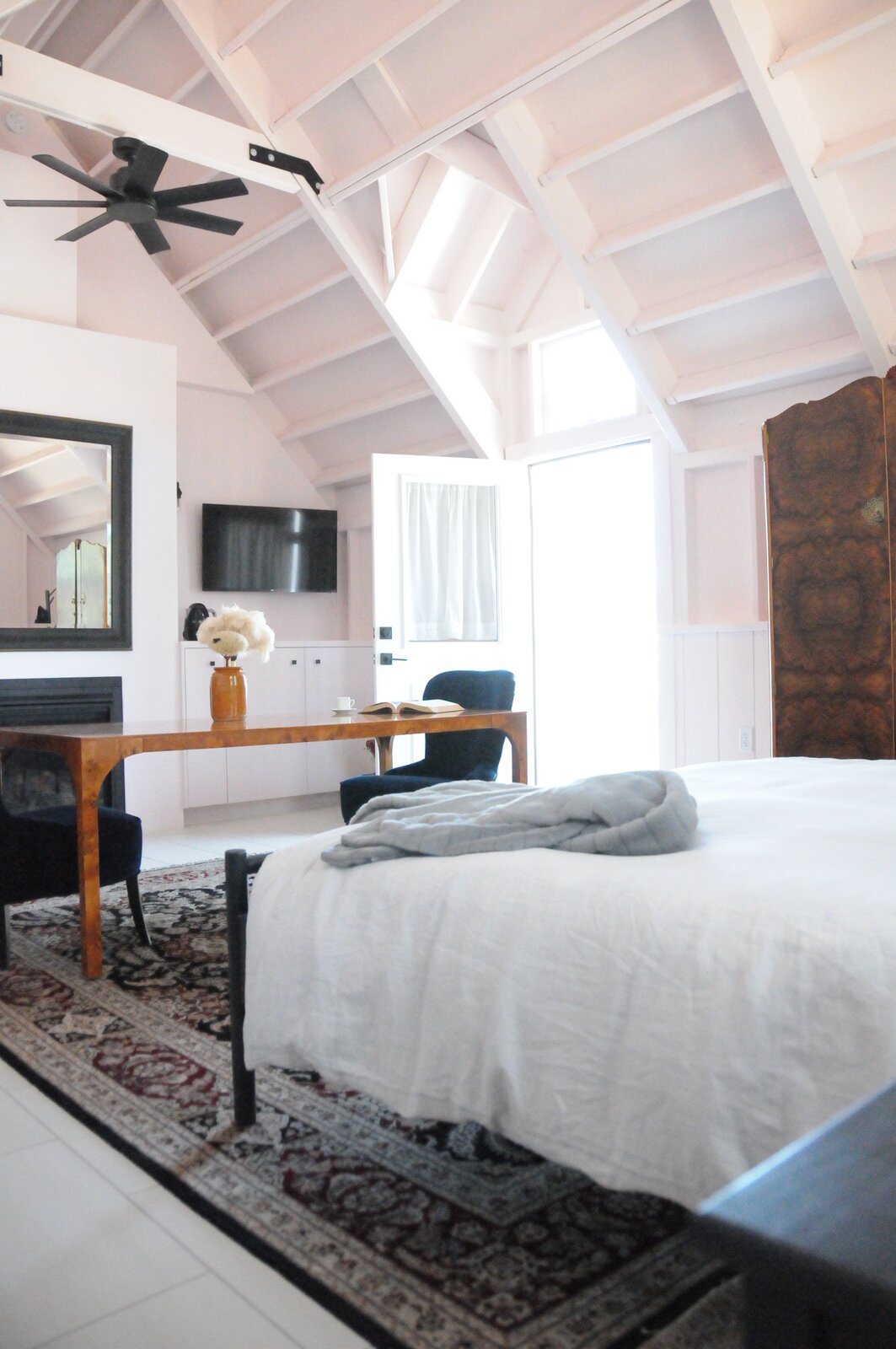 Writer Loft With Fireplace (5 Photos) - Dwell