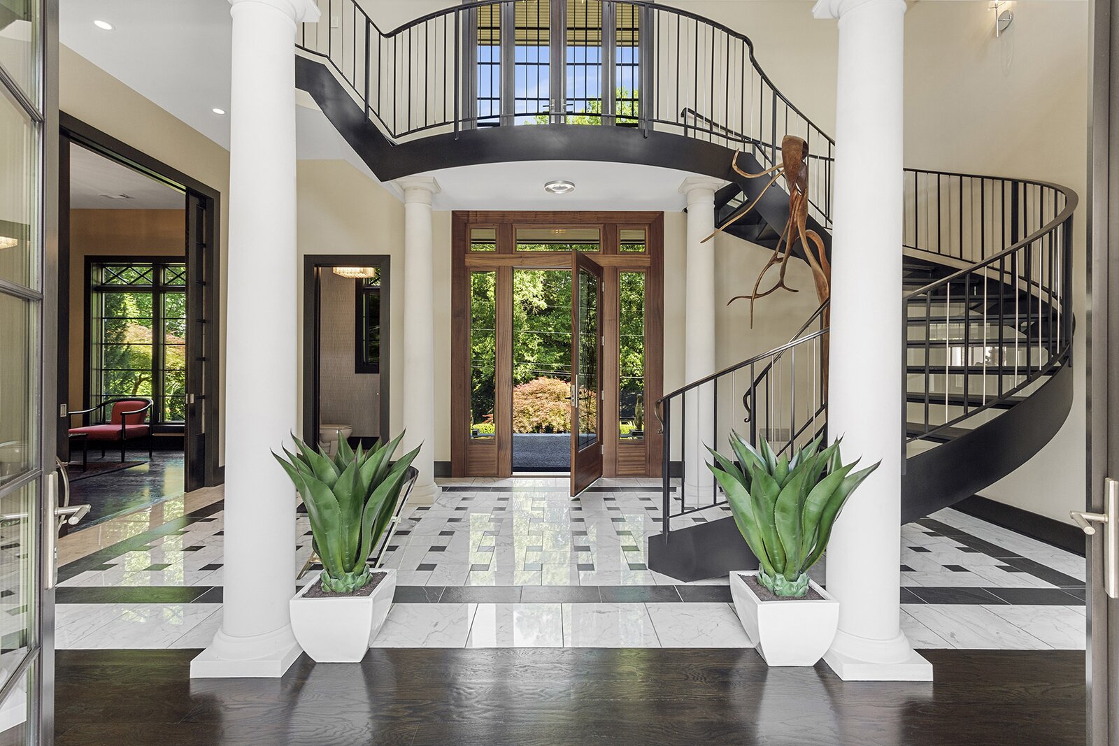 Photo 12 of 13 in A Hilltop Atlanta Manor With a Pool and Outdoor ...