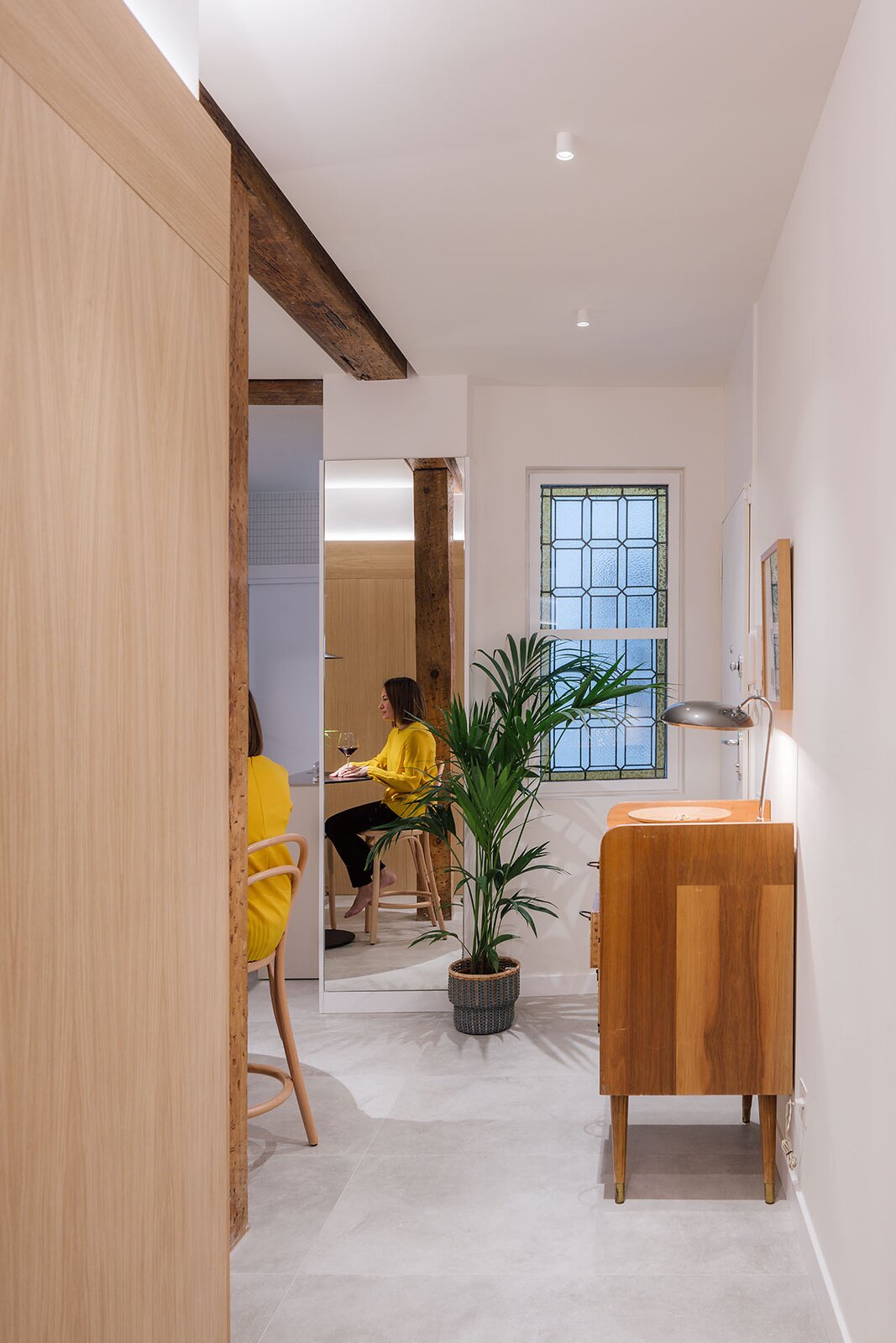 Photo 5 of 24 in A Timber-Heavy Apartment in Spain Is Anything but ...