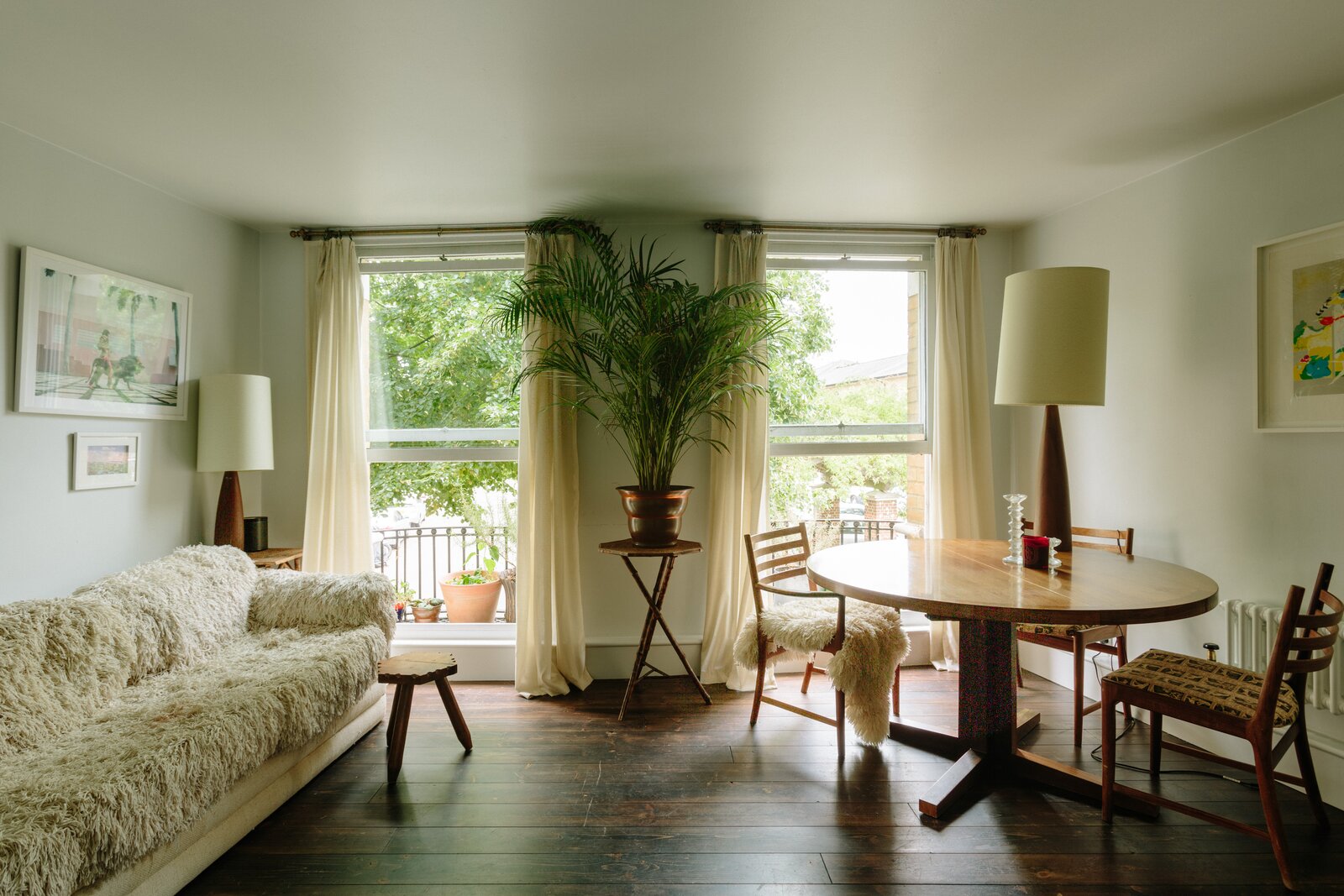 Photo 1 of 11 in A Sunny London Flat With a Design Pedigree Hits the ...