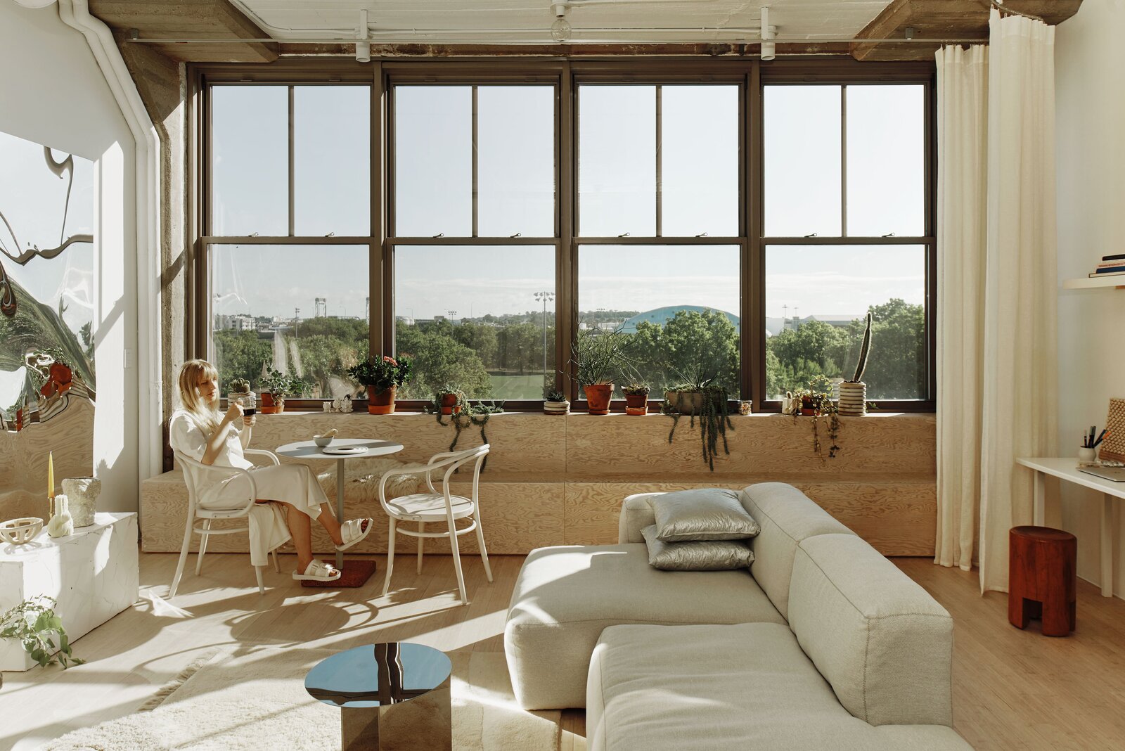 Photo 15 of 16 in An Architect Couple Give a Loft in a Former Light ...