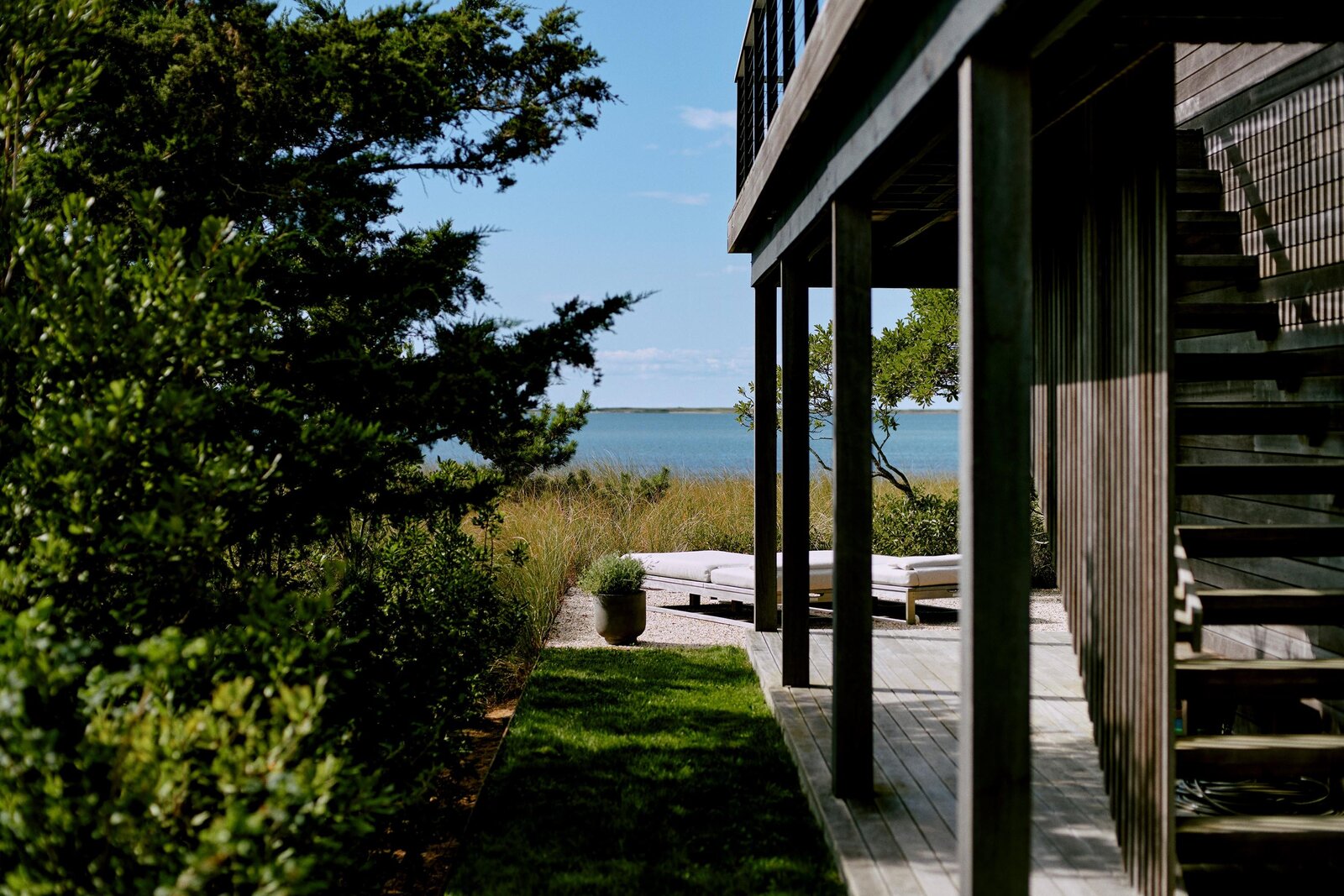 Photo 6 of 11 in This Closed-Loop Design on Long Island Provides a ...