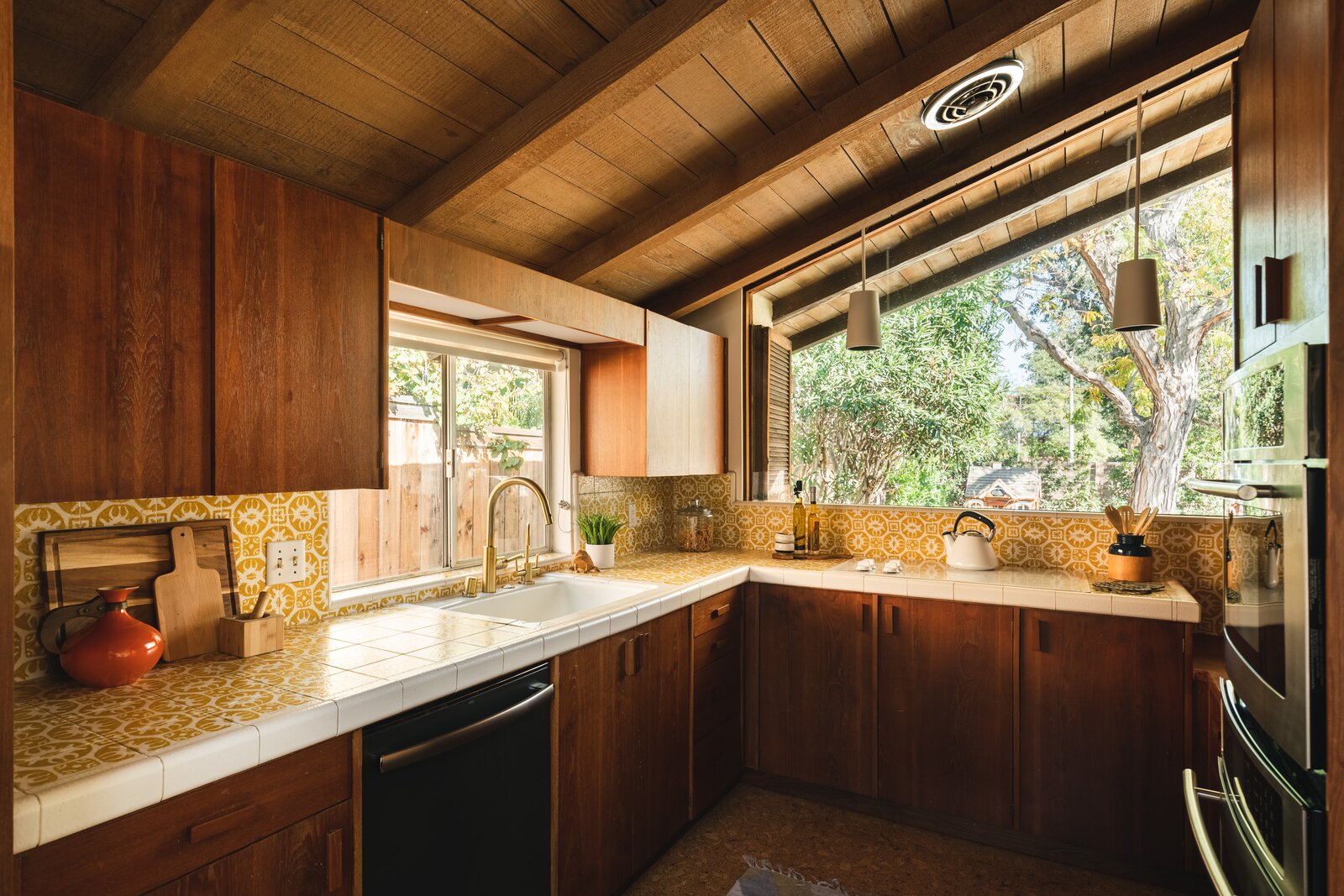 Photo 5 of 11 in This Charming California Bungalow Is a Late ’60s Time ...