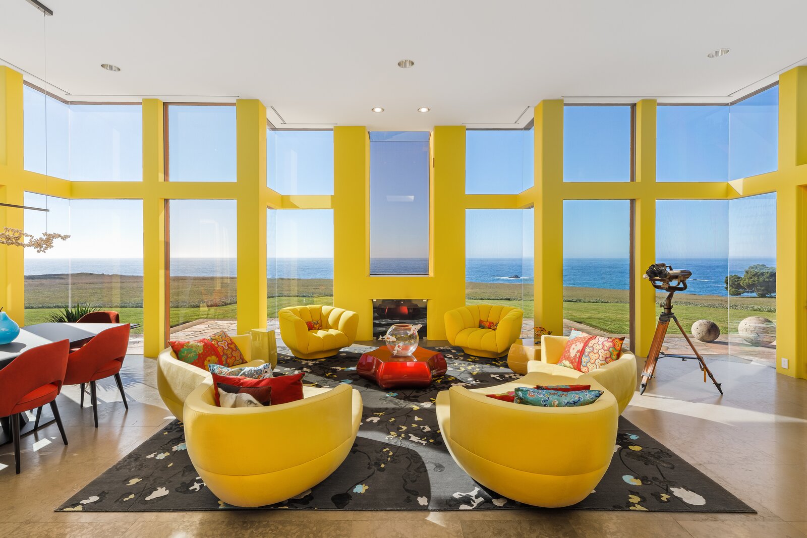 Photo 2 of 10 in A Coastal California Home Dripping in Vibrant Color ...