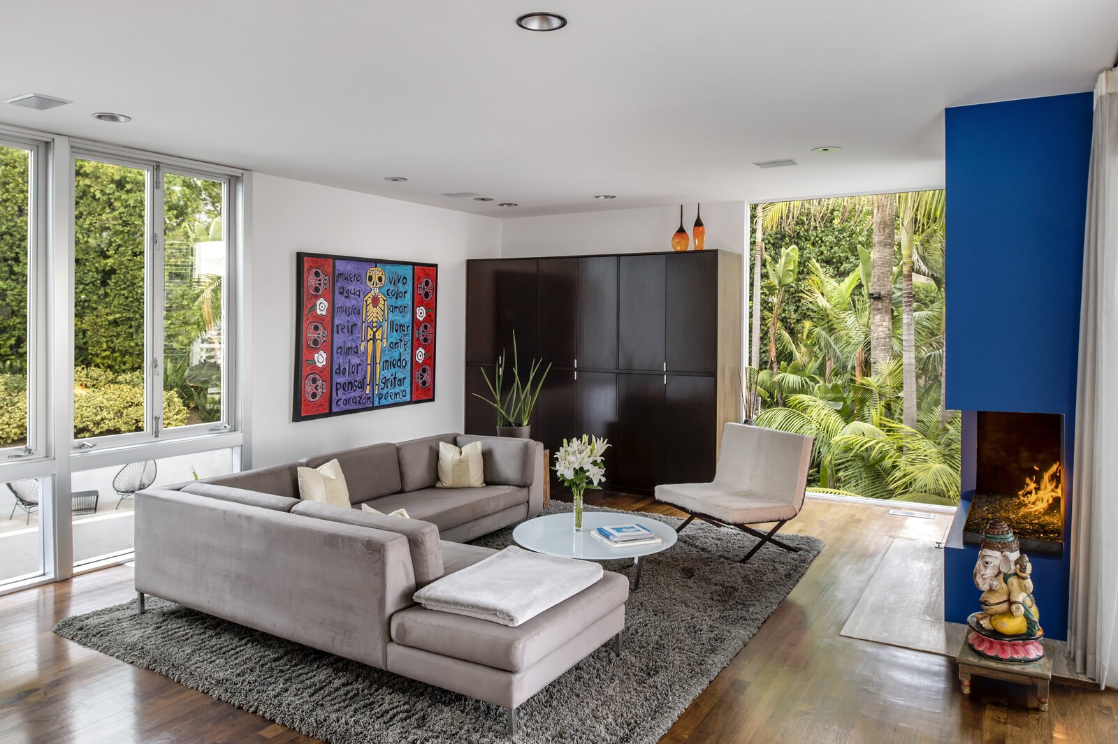 Photo 2 of 9 in This $3.68M Los Angeles “Mini Compound” Is All About ...