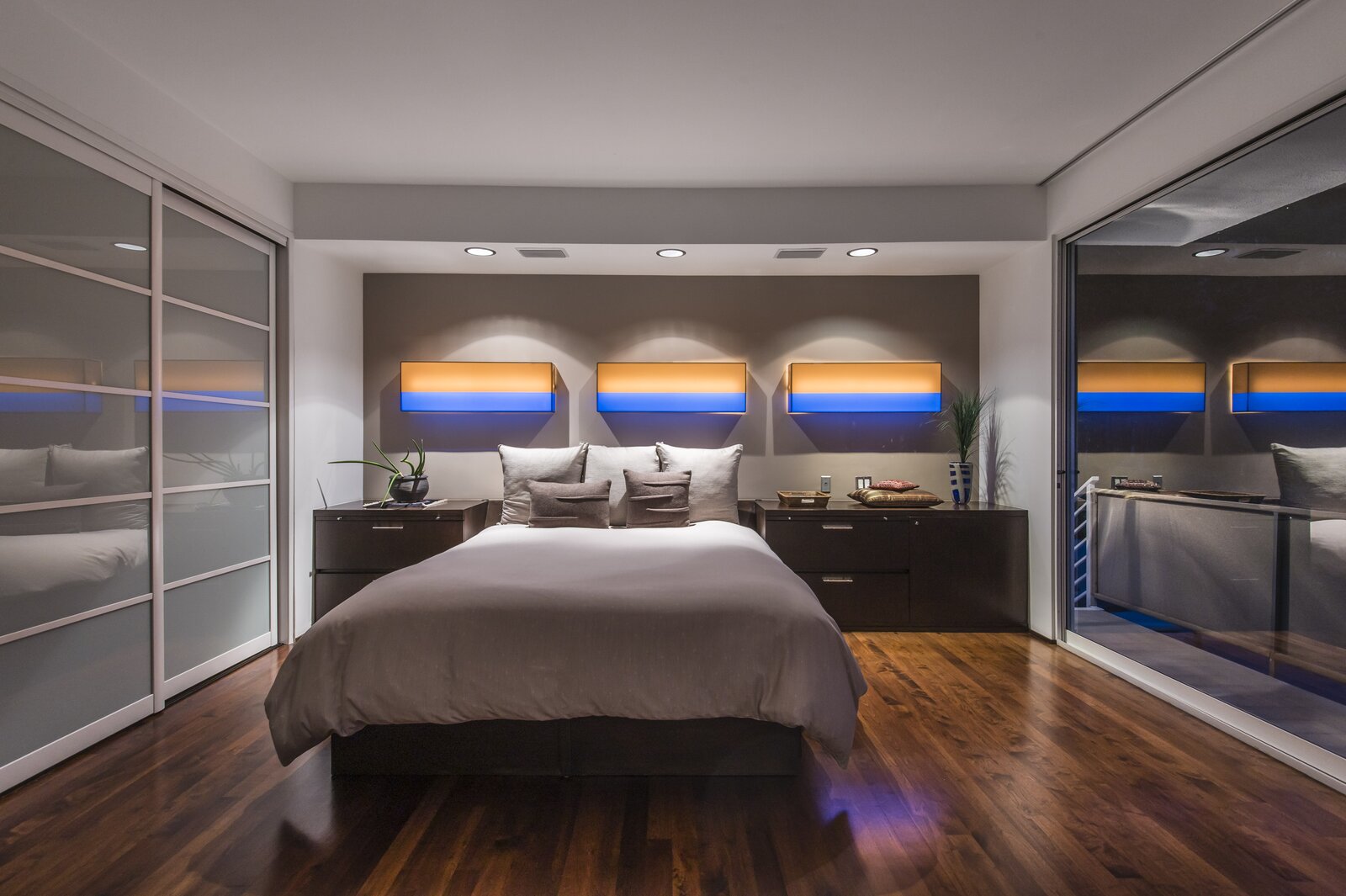 Photo 4 of 9 in This $3.68M Los Angeles “Mini Compound” Is All About ...