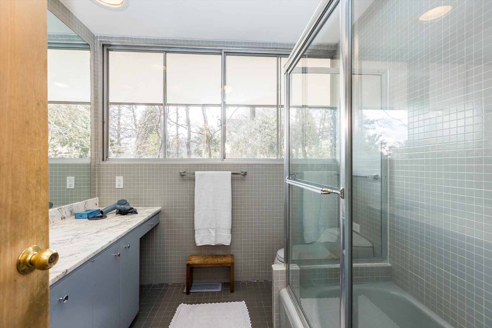 Photo 9 of 23 in For Less Than $1M, a Rare Home by Edward Durell Stone ...