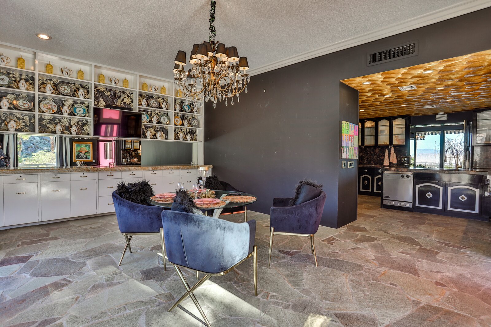 Photo 4 of 10 in Zsa Zsa Gabor’s Palm Springs Palace of Kitsch Hits the Market for $3.8M - Dwell