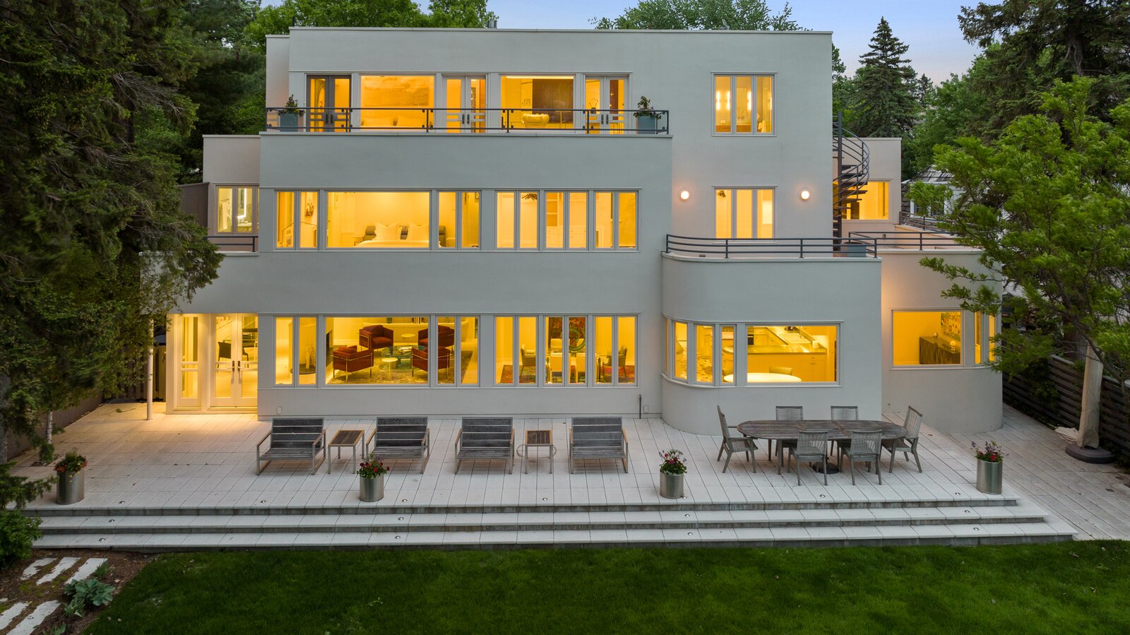 Photo 1 of 11 in A Streamline Moderne Stunner Lands on the Market in ...