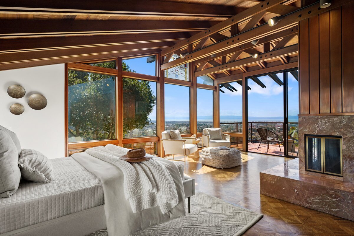 Photo 7 of 11 in High in the Oakland Hills, a Midcentury With ...