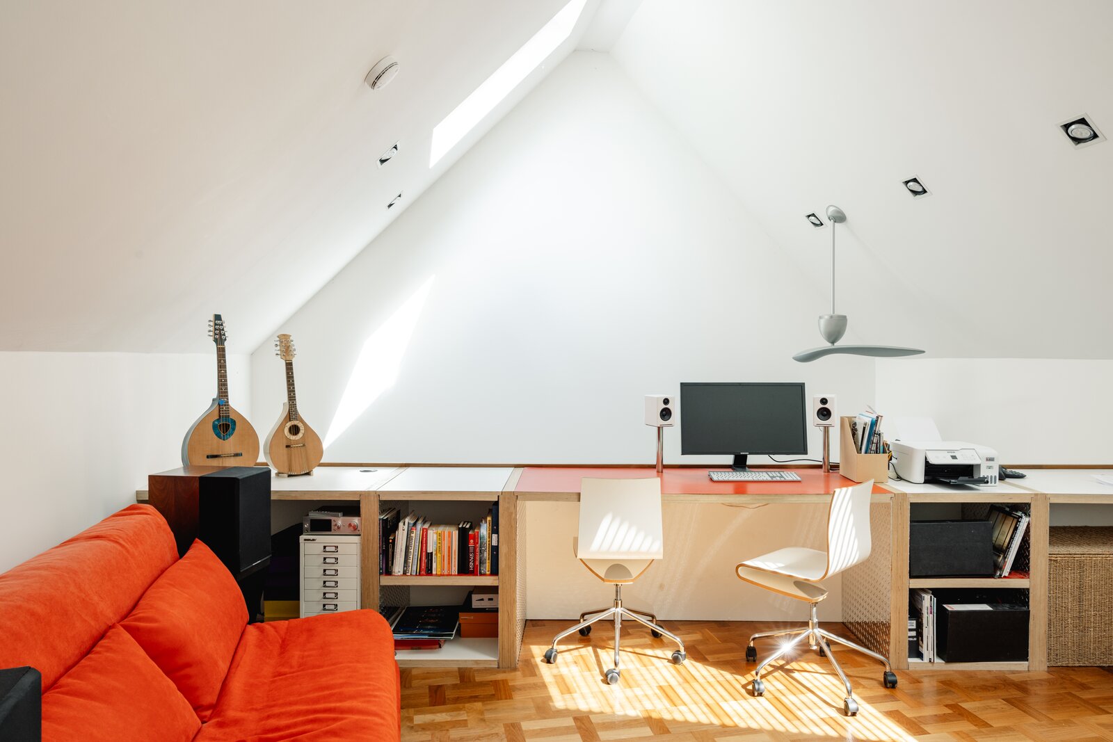 Photo 9 of 11 in England’s Sliding House Glides Onto the Market for £1M ...