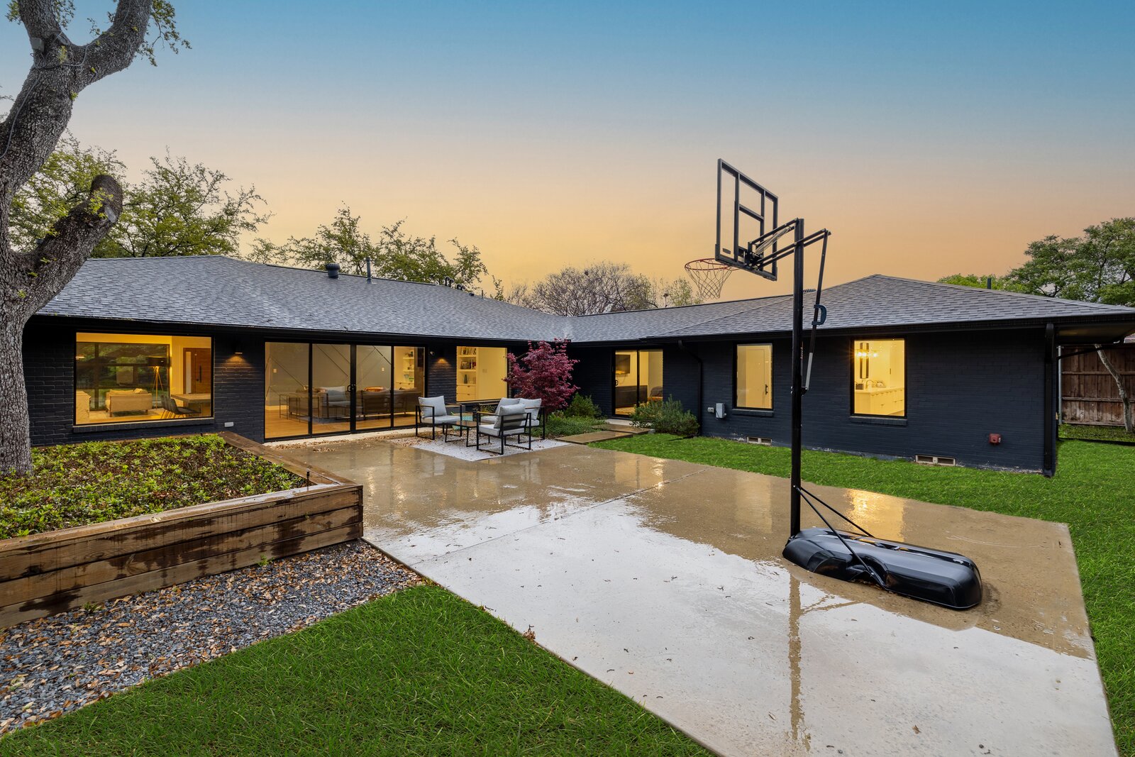 Photo 11 of 11 in After a Top-Down Revamp, a Midcentury Ranch House ...