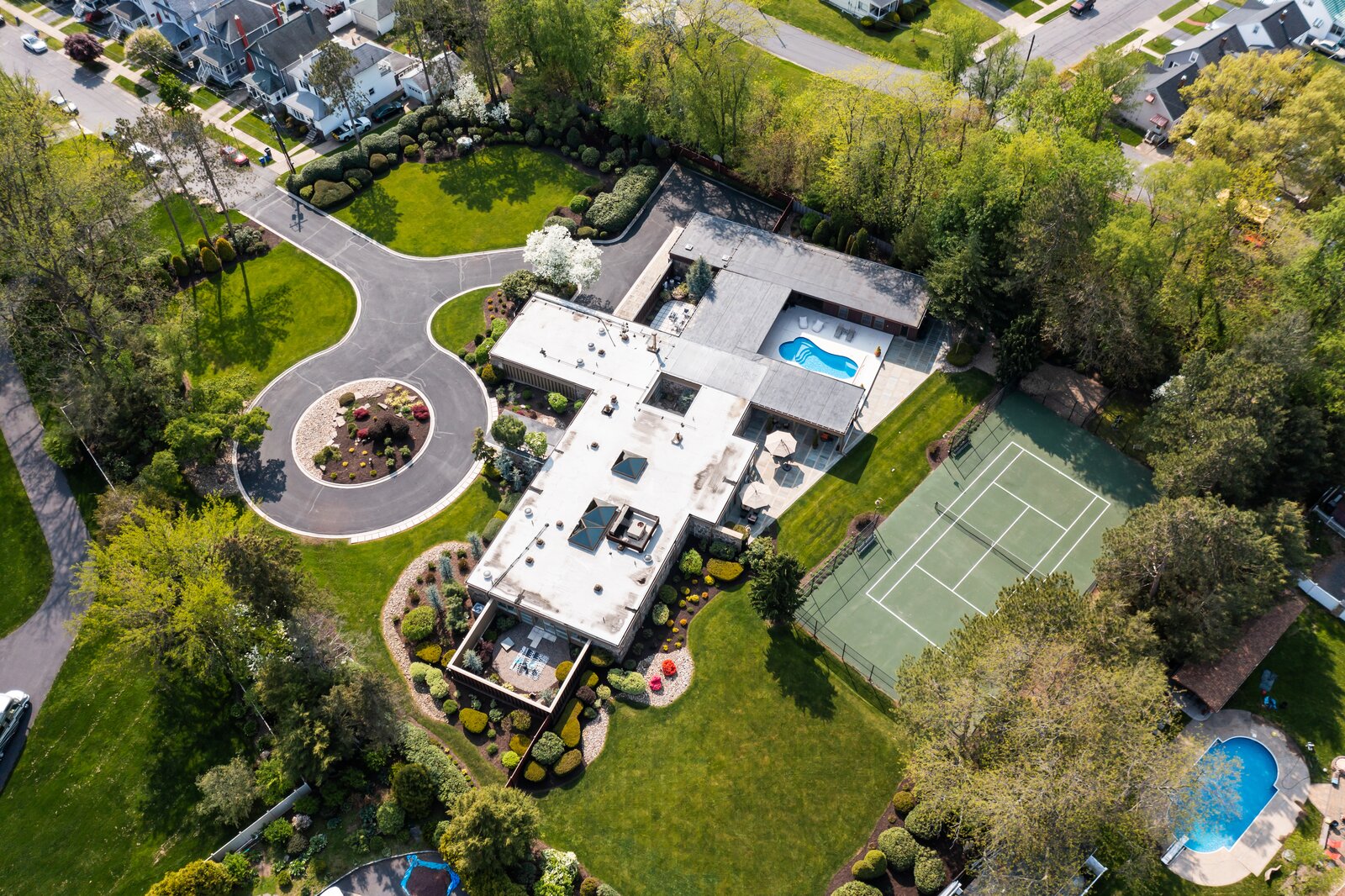 Photo 10 of 10 in The Home of Famed Furniture Designer Adrian Pearsall ...