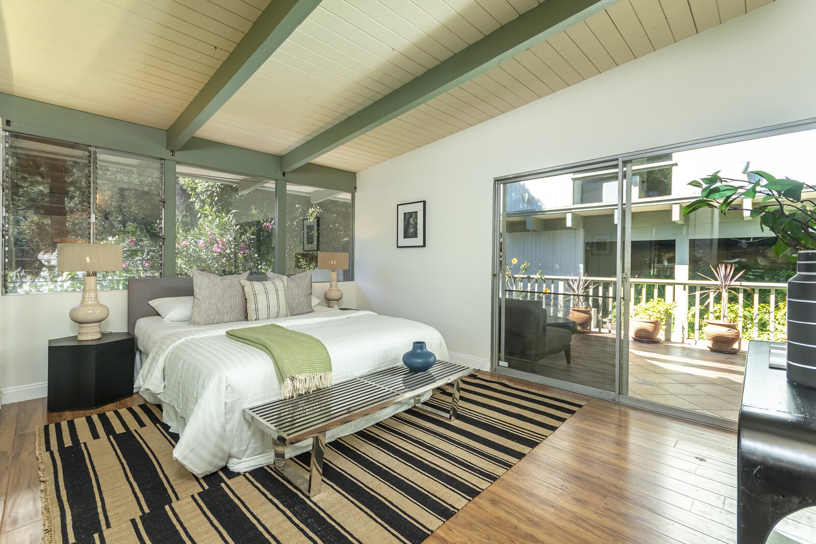 Photo 7 of 10 in Huge Windows Open This $1.6M L.A. Midcentury to Its ...