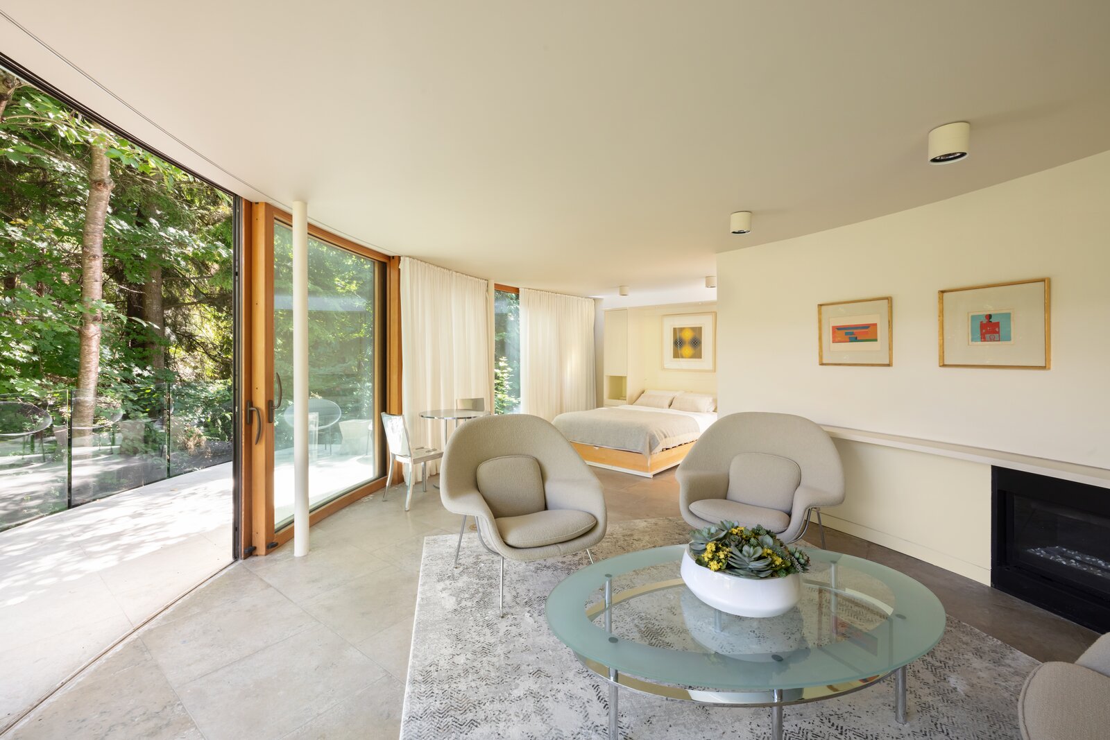 Photo 8 of 10 in If You Love Glass Bricks and Have $9.4M, This 1980s ...