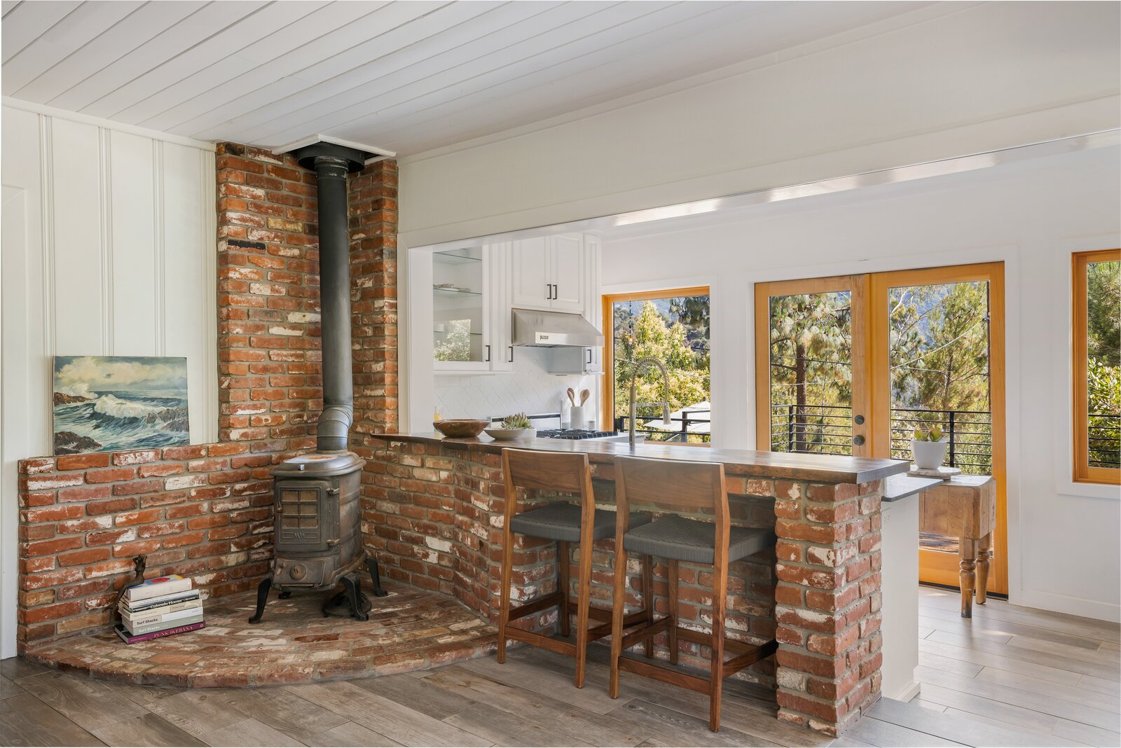Photo 4 of 9 in Perched High Above Topanga Canyon, a Woodsy Midcentury ...