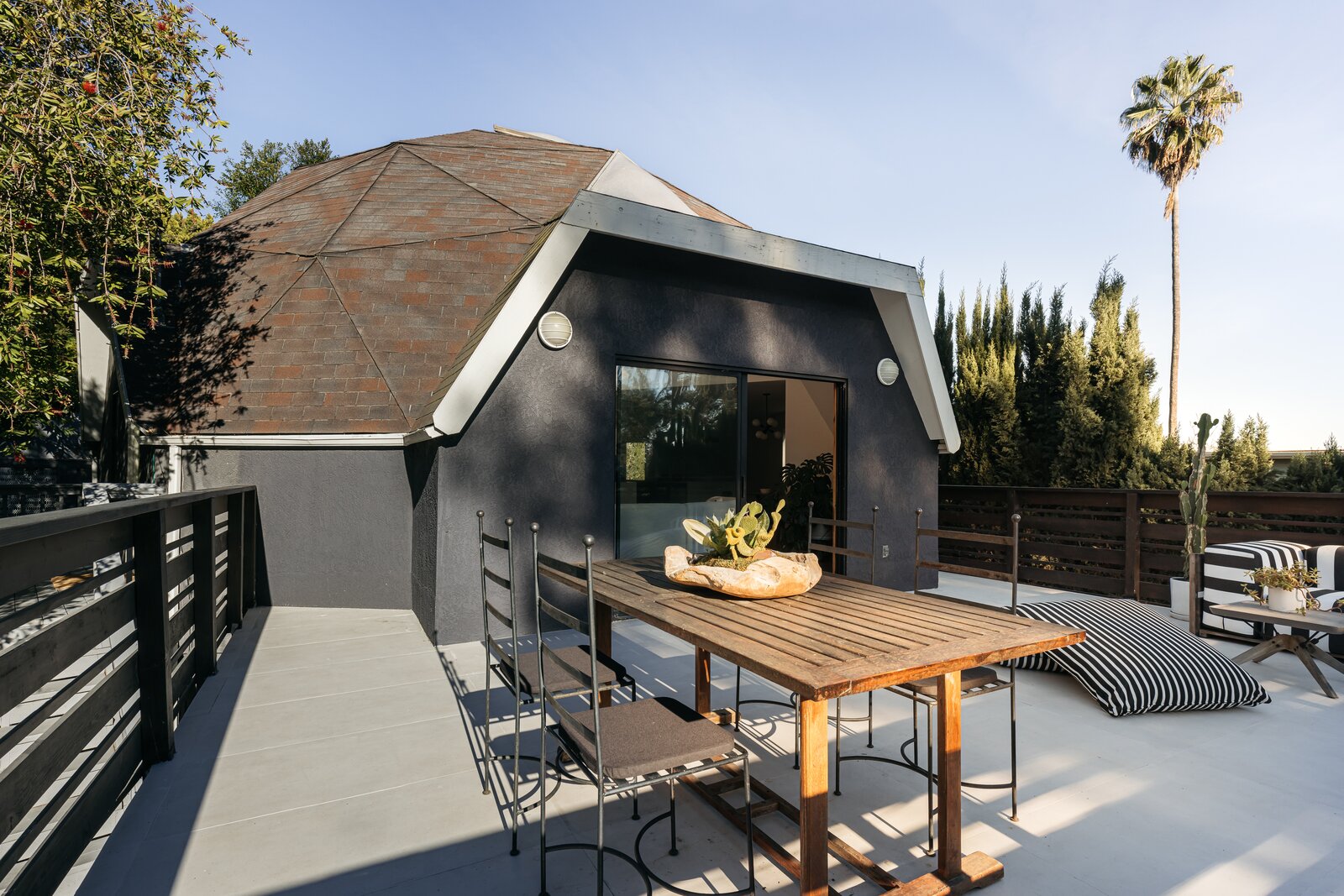 If You’ve Always Wanted to Live in a Geodesic Dome, Here’s One for Rent ...