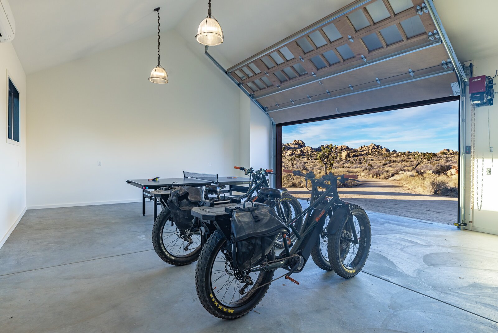 Photo 8 of 9 in You Can Eat Breakfast Beside Boulders in This $4.2M ...