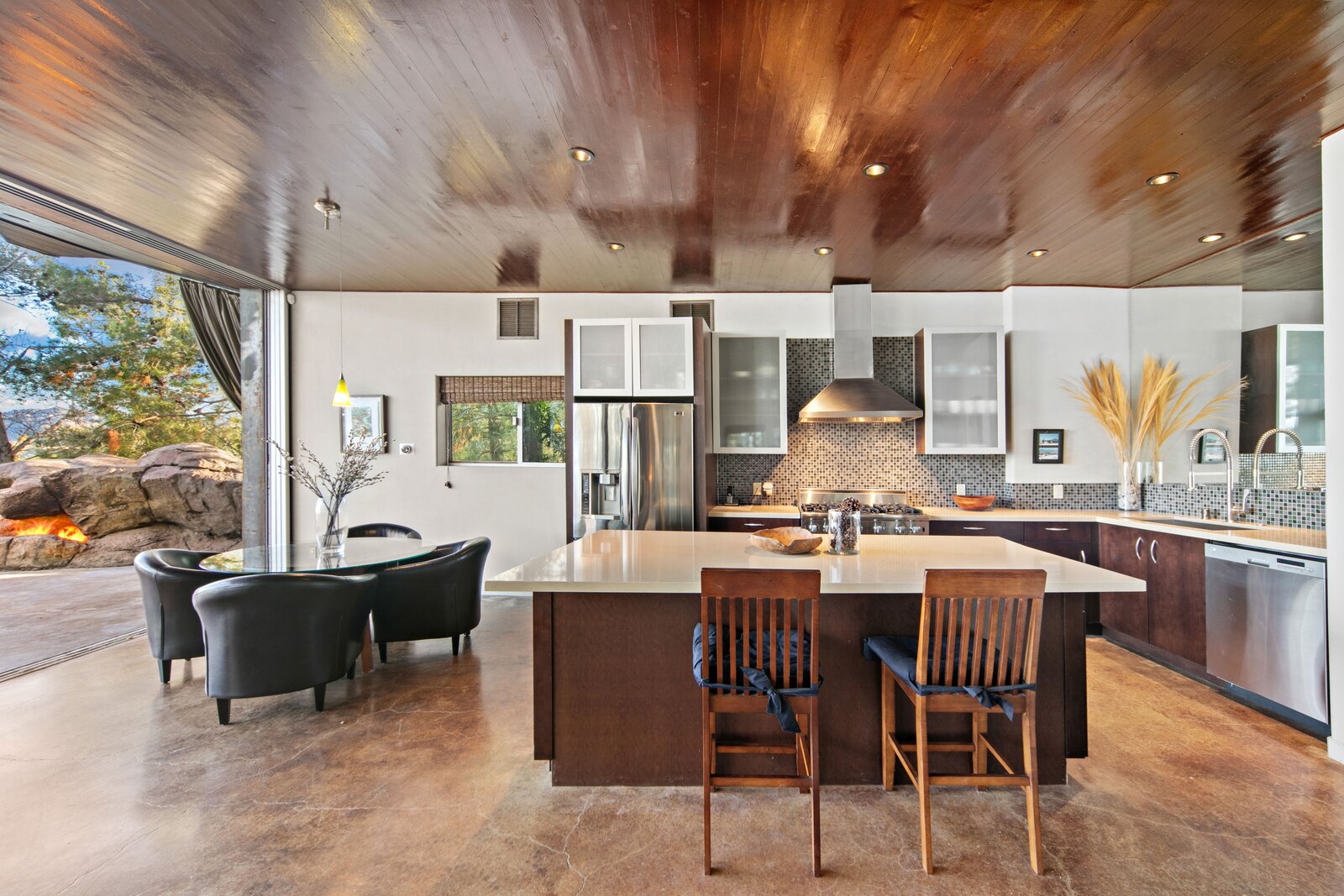 Photo 5 of 10 in Asking $1.3M, This Boulder-Shaped Home Is Not Your ...