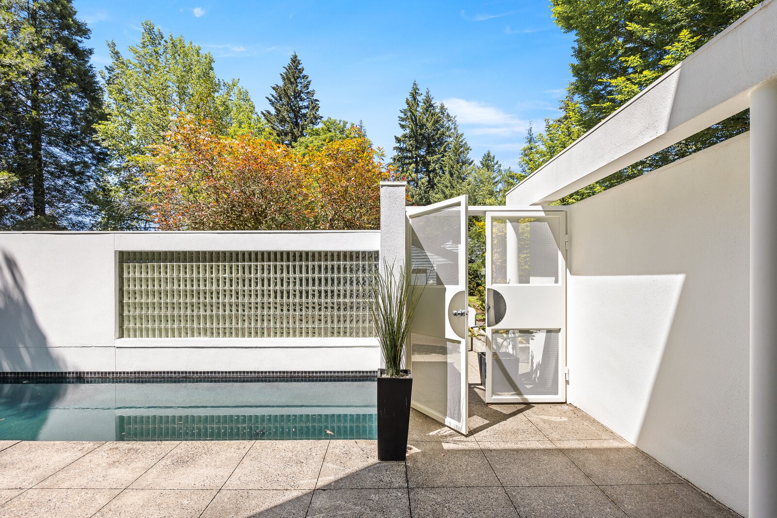 Photo 4 of 13 in The ’80s Are Alive and Well in This Pristine Glass ...