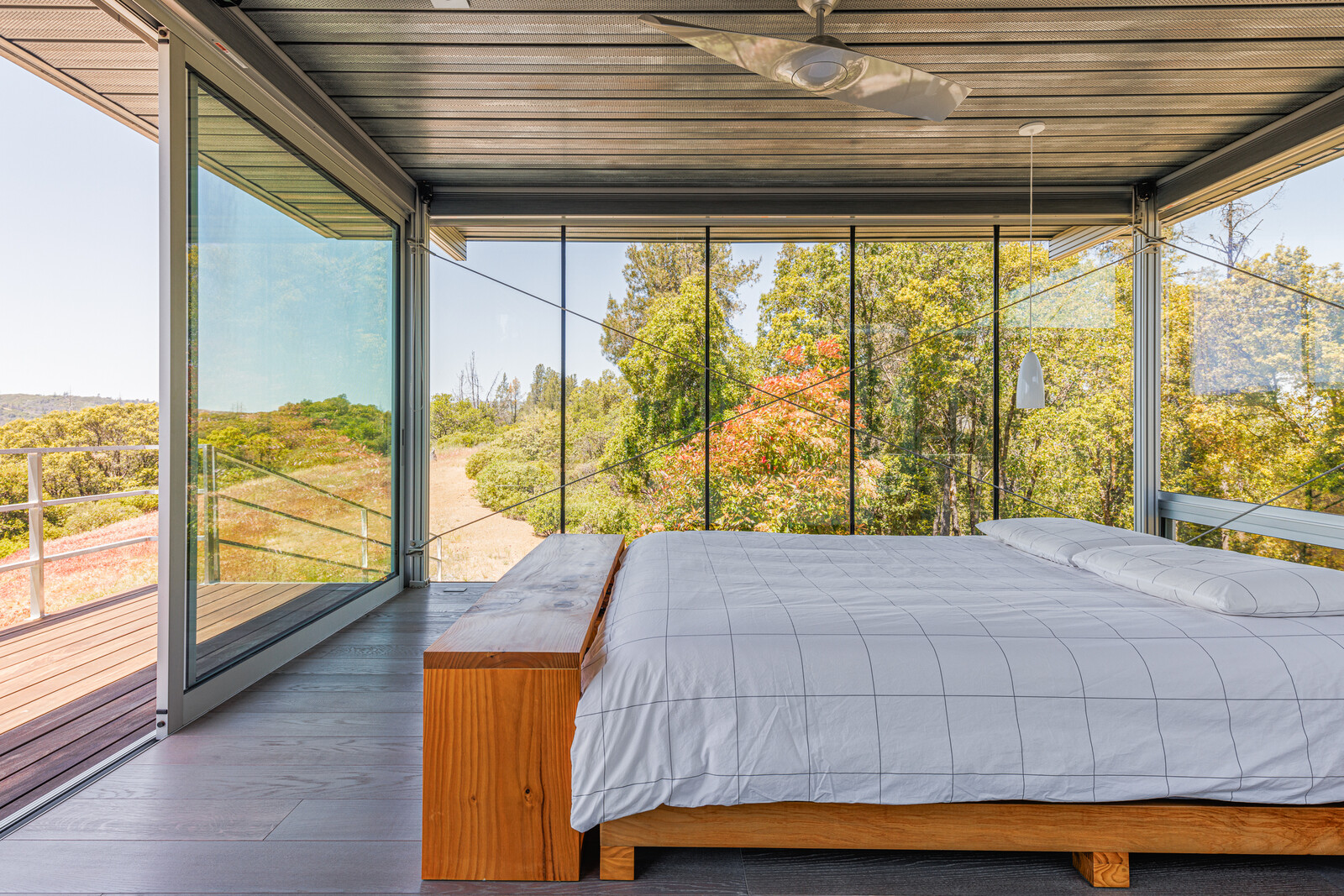 Photo 7 of 11 in This $975K Off-Grid Prefab in Northern California ...