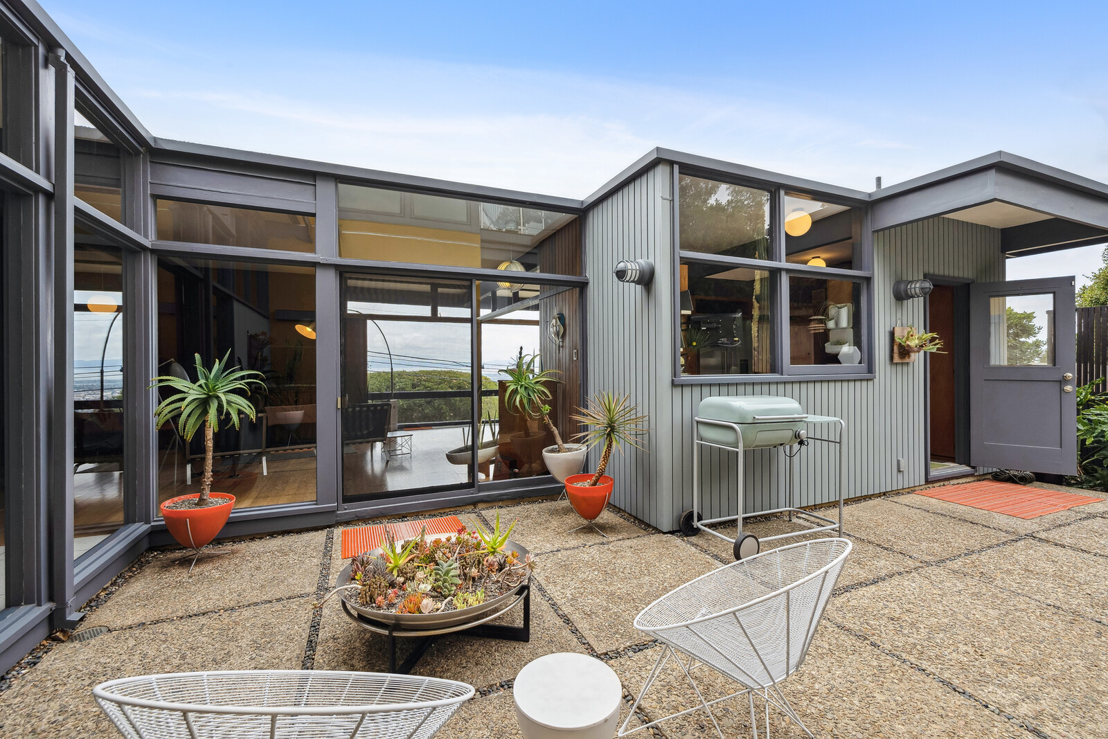 Photo 11 of 11 in Walls of Glass Frame Bay Views in This $1.8M Oakland ...