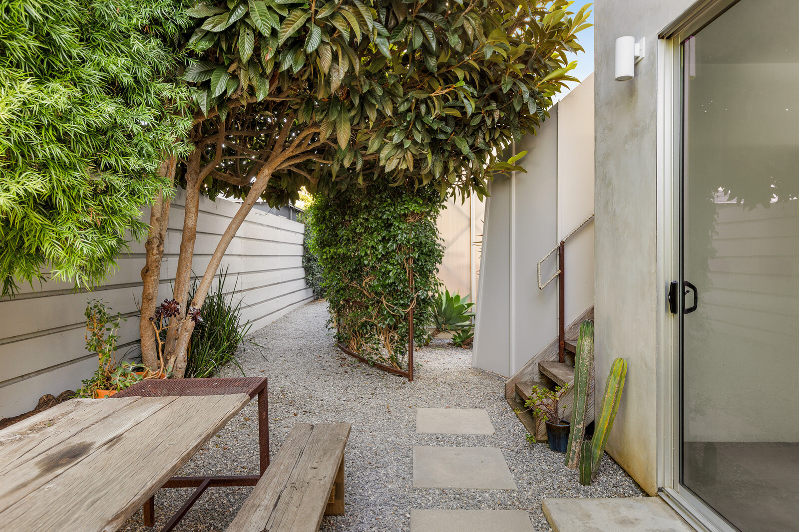 Photo 3 of 11 in Designer Jennifer Siegal Is Selling her Modular Venice ...