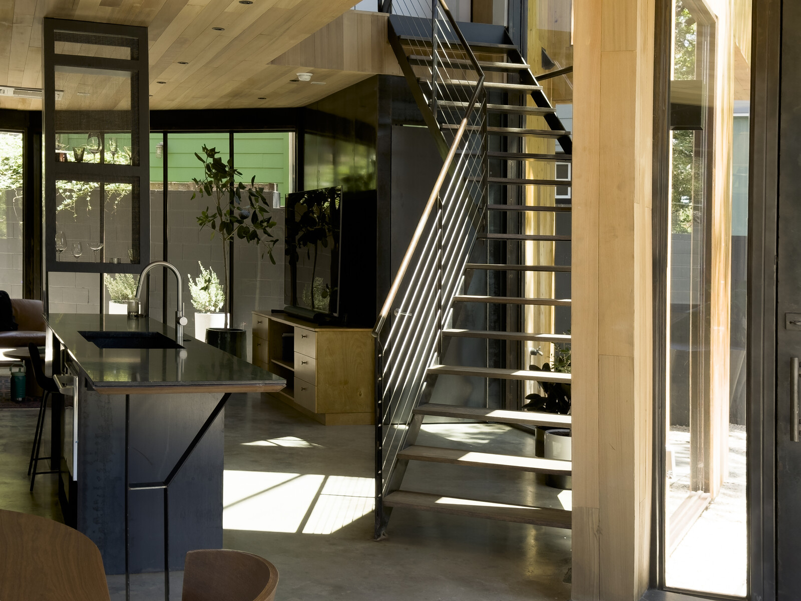 Photo 3 of 10 in This $2.8M Triangular Home in Austin Has Sharp Angles ...