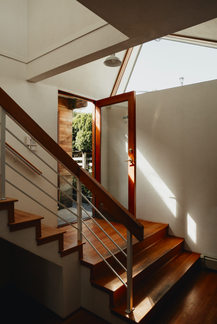 Photo 3 of 10 in A Never-Before-Seen Arthur Erickson Midcentury Lists ...