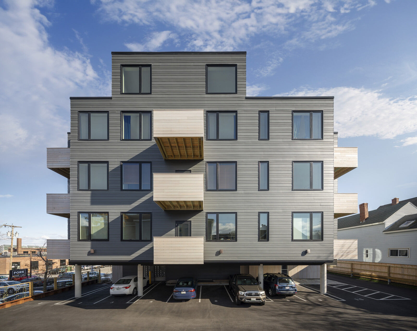 Photo 3 of 6 in Shining Examples - Dwell