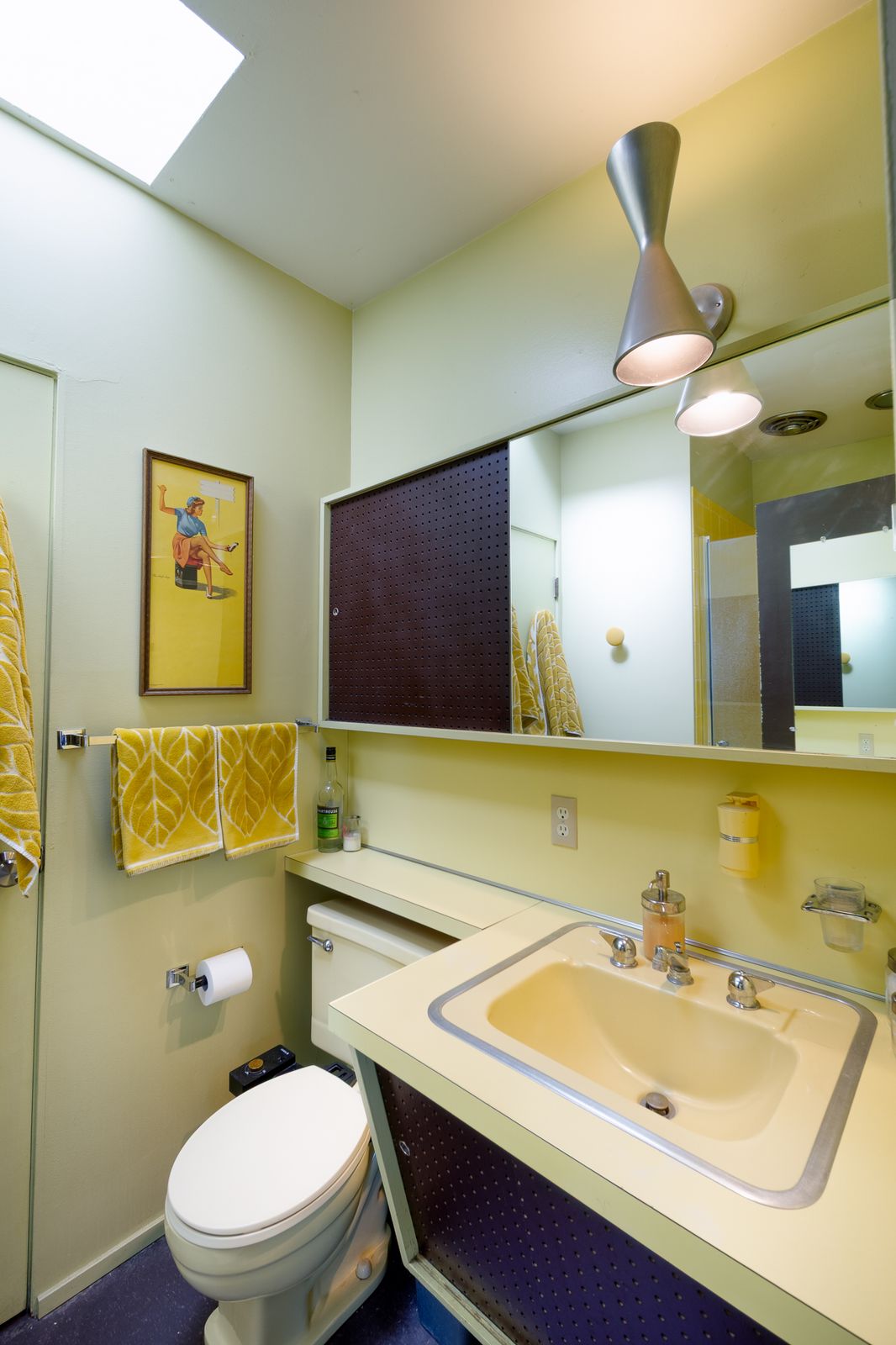 Photo 12 of 14 in Frank Lloyd Wright’s Usonian Homes Inspired This ...