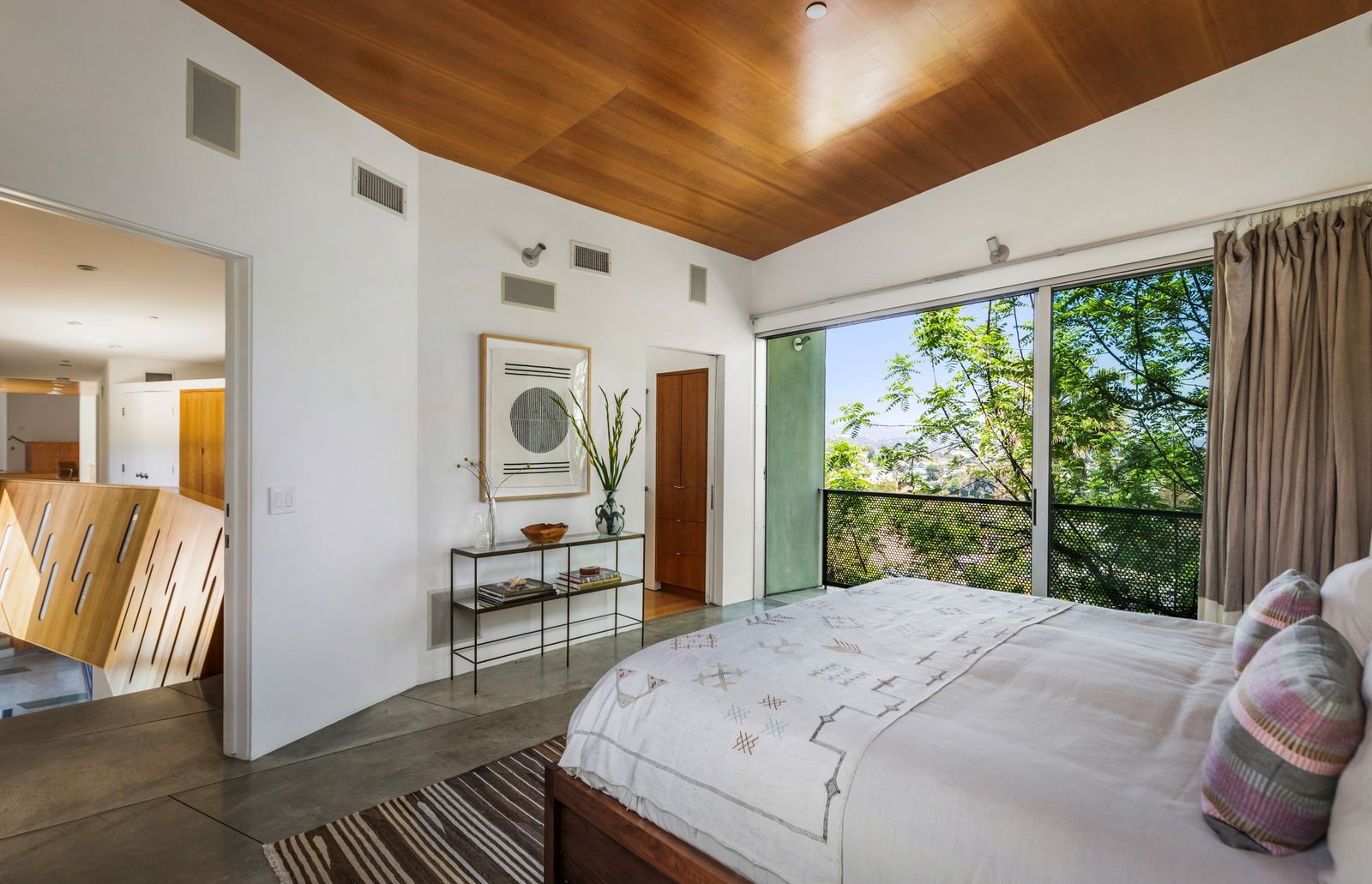 Photo 11 of 14 in The All-Glass Home of Shepard Fairey Asks $4.6M - Dwell