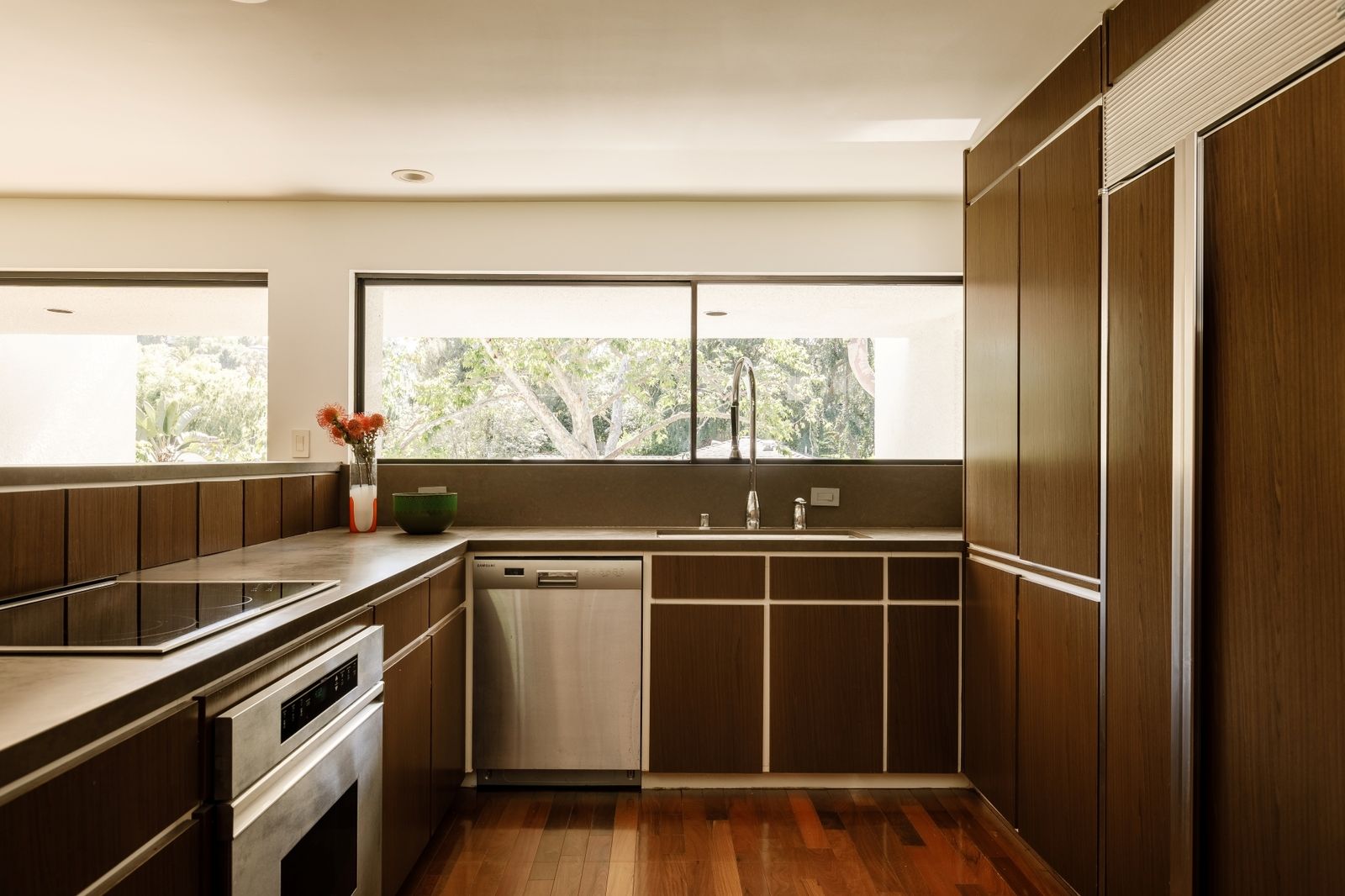 Photo 5 of 16 in Architect Conrad Buff’s Los Angeles Home Is on the ...