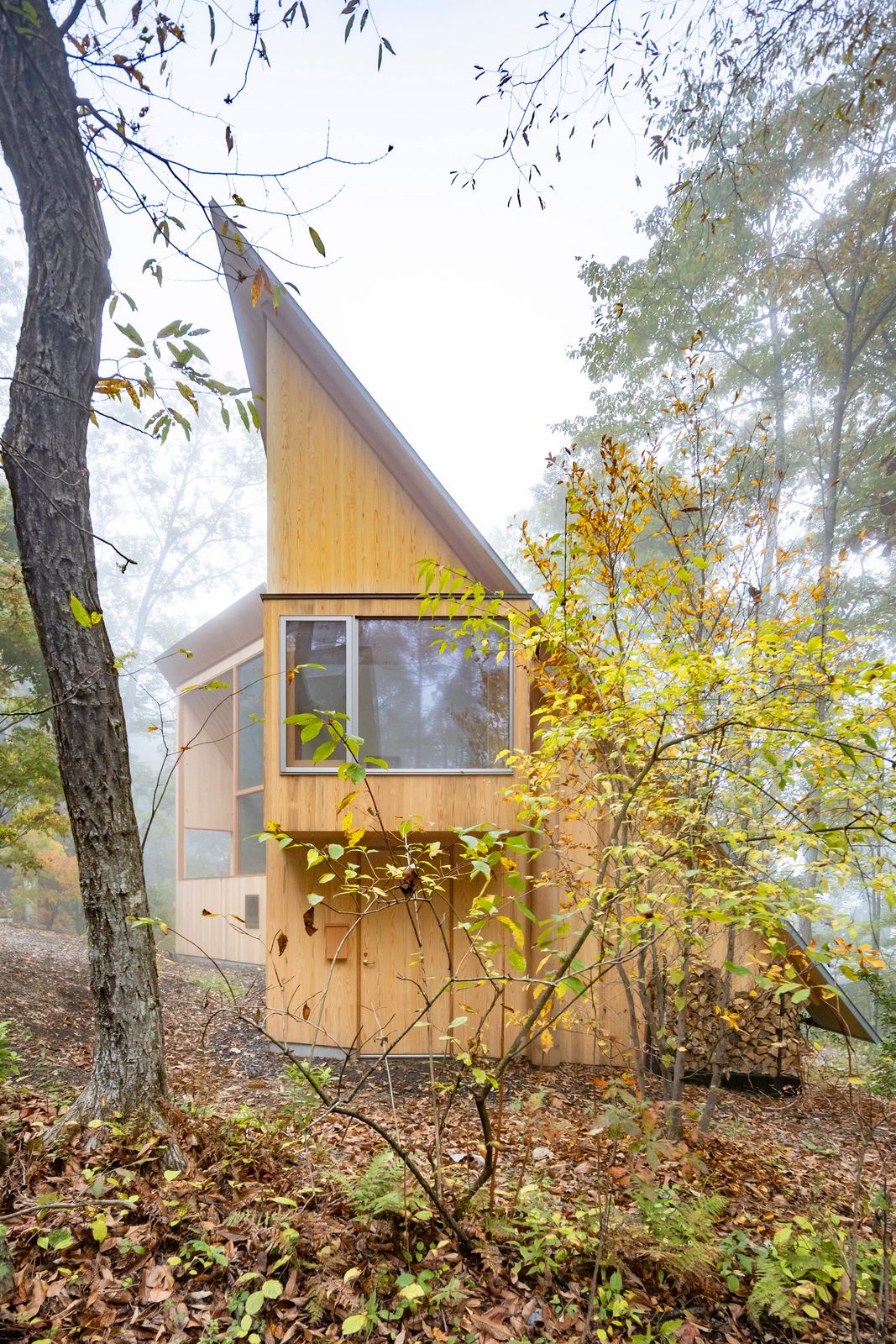 Photo 14 of 17 in This Glassy Getaway in the Mountains of Japan Is Not ...