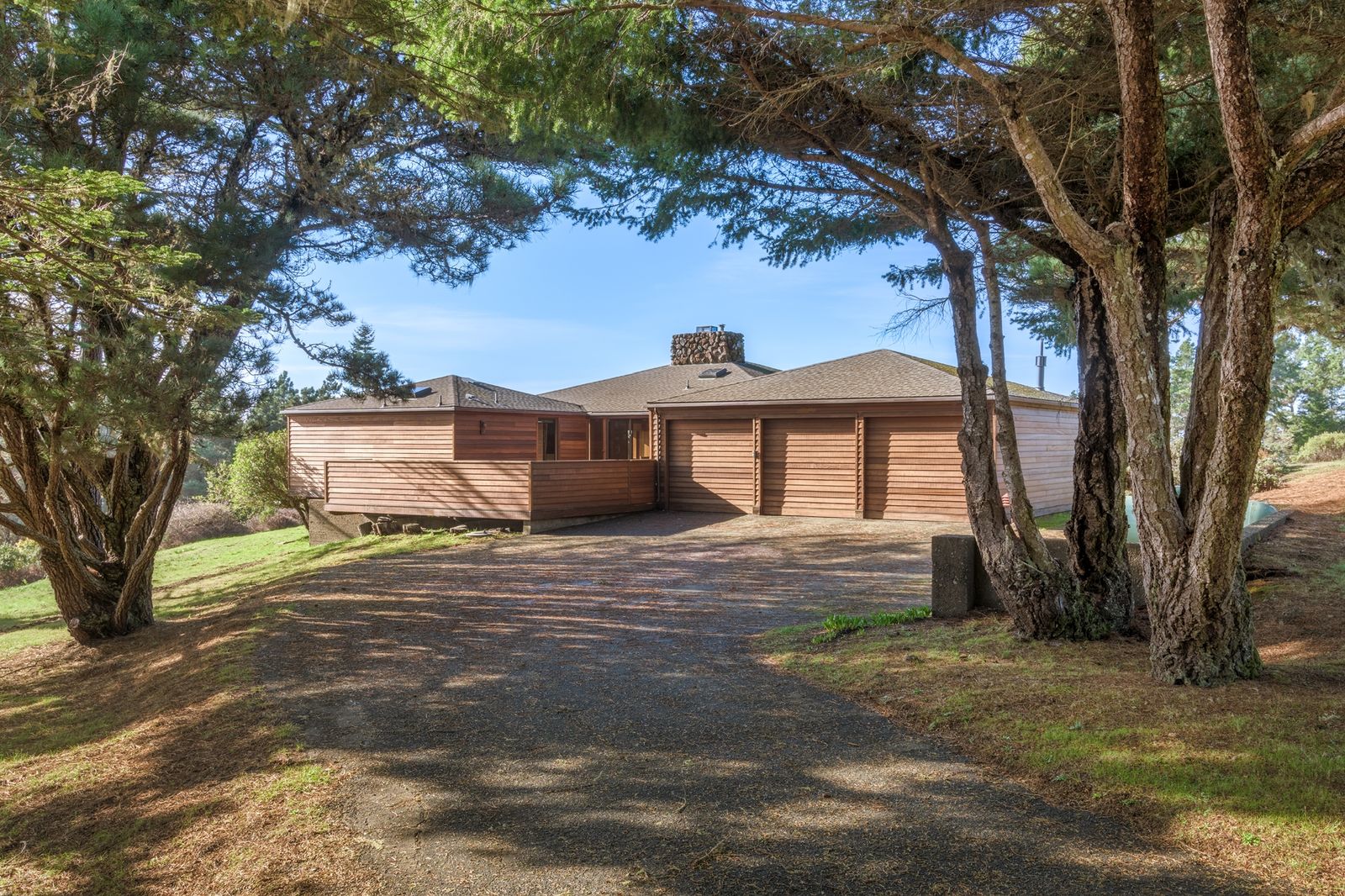 Photo 1 of 17 in A Rare, Early Sea Ranch Home by Carson Bowler Hits the ...