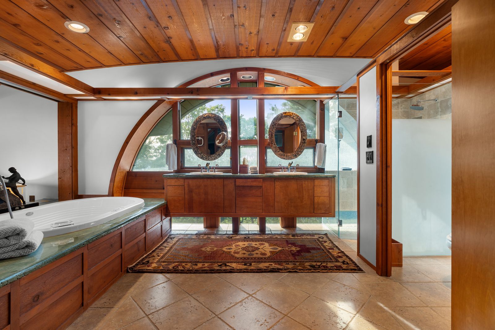 Photo 11 of 15 in Burt Reynolds’s Favorite Home Just Hit the Market for ...