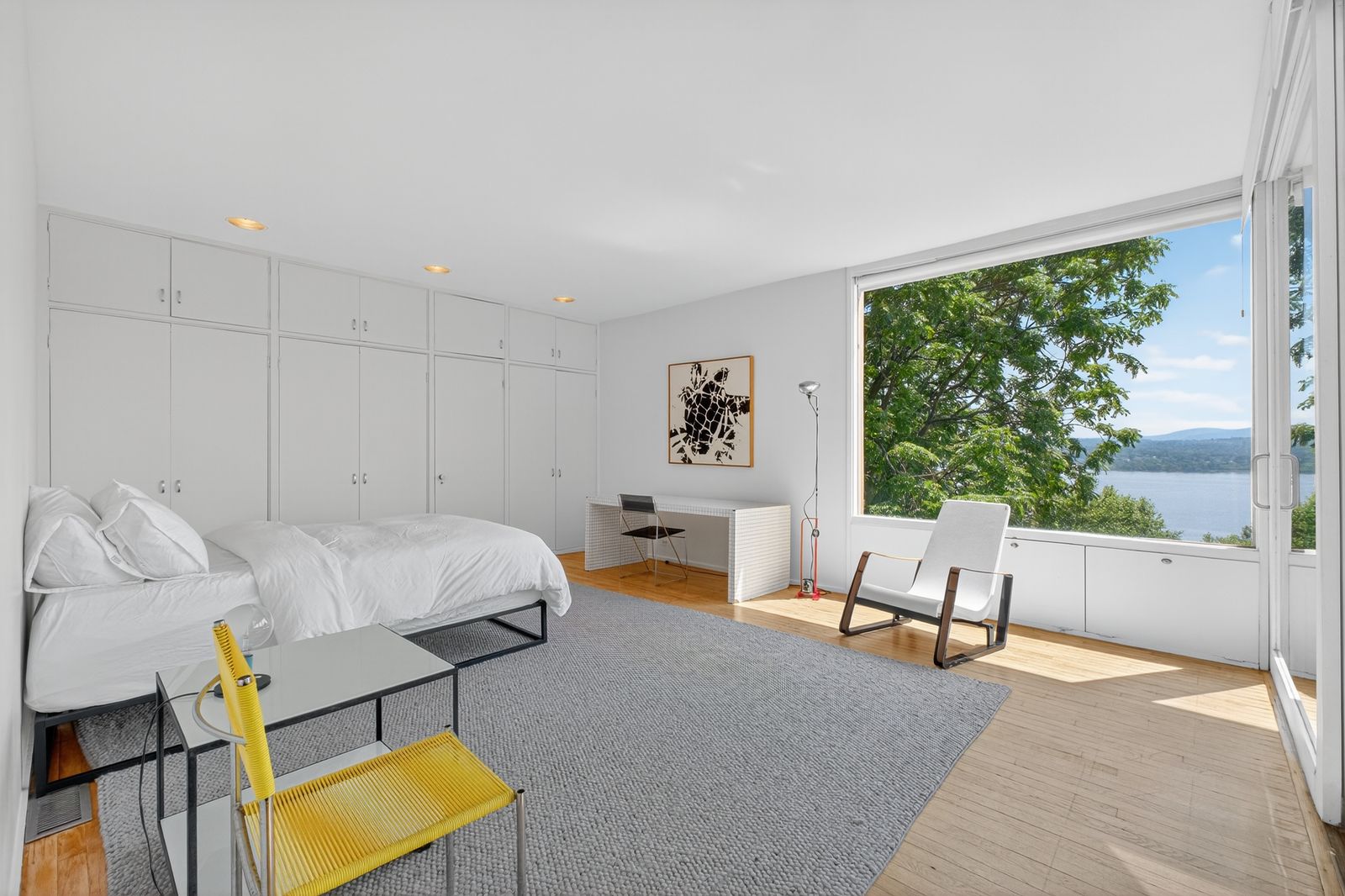 Photo 8 of 13 in Philip Johnson’s Wolf House Is on the Market for $1.8M ...
